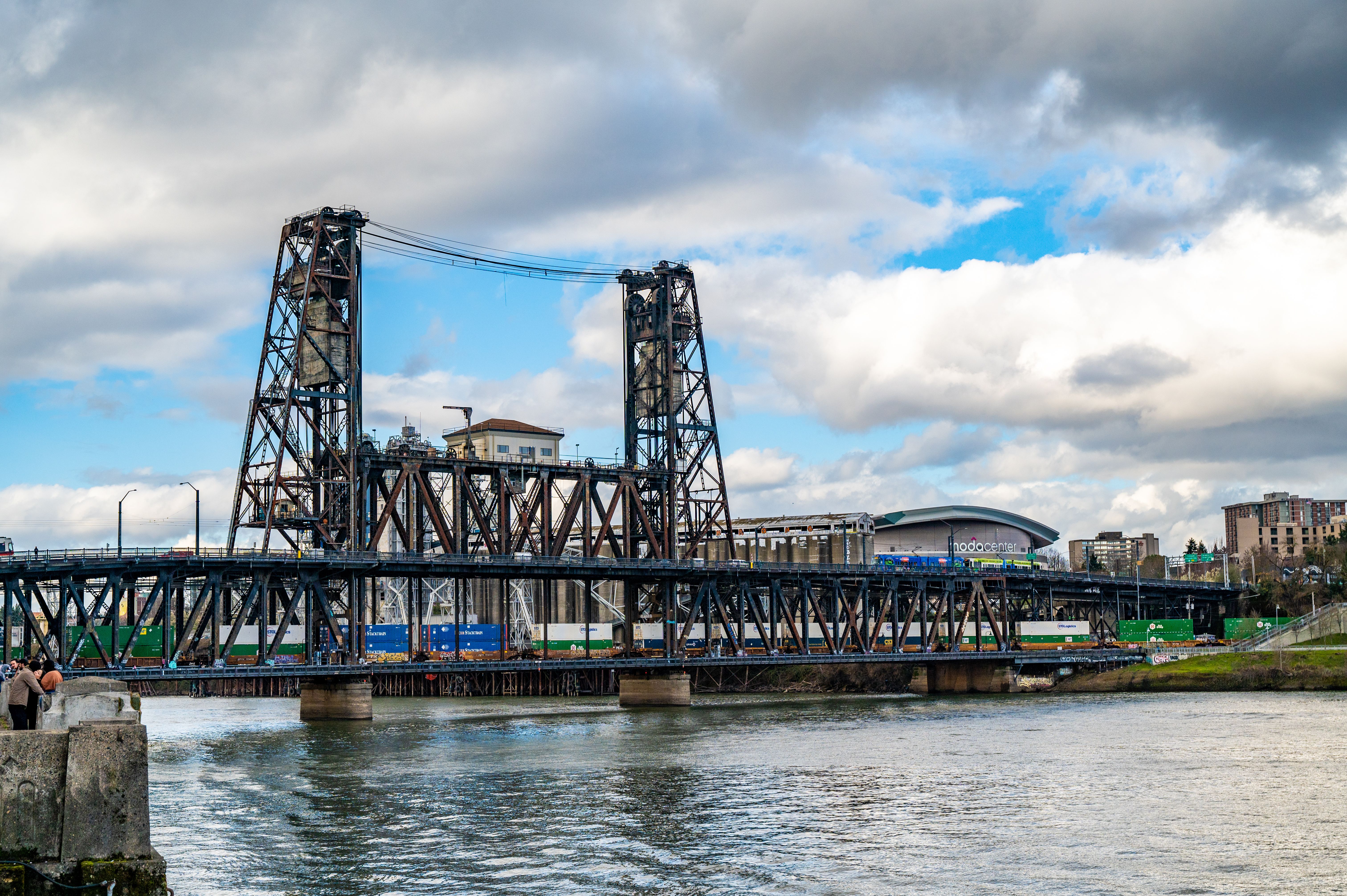 Steel Bridge on River, Portland, Oregon · Free Stock Photo