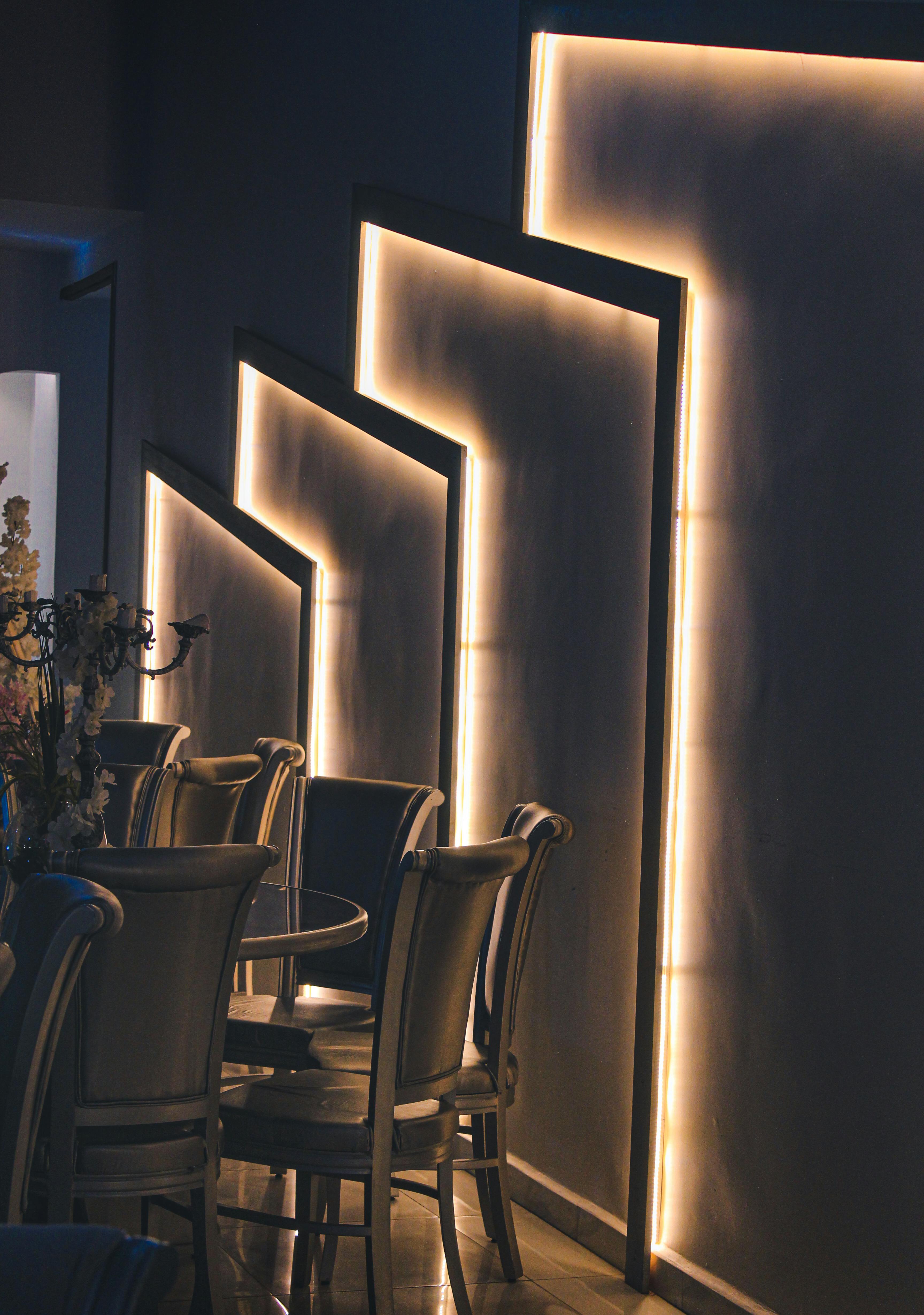 Modern Lights on the Wall in a Restaurant · Free Stock Photo