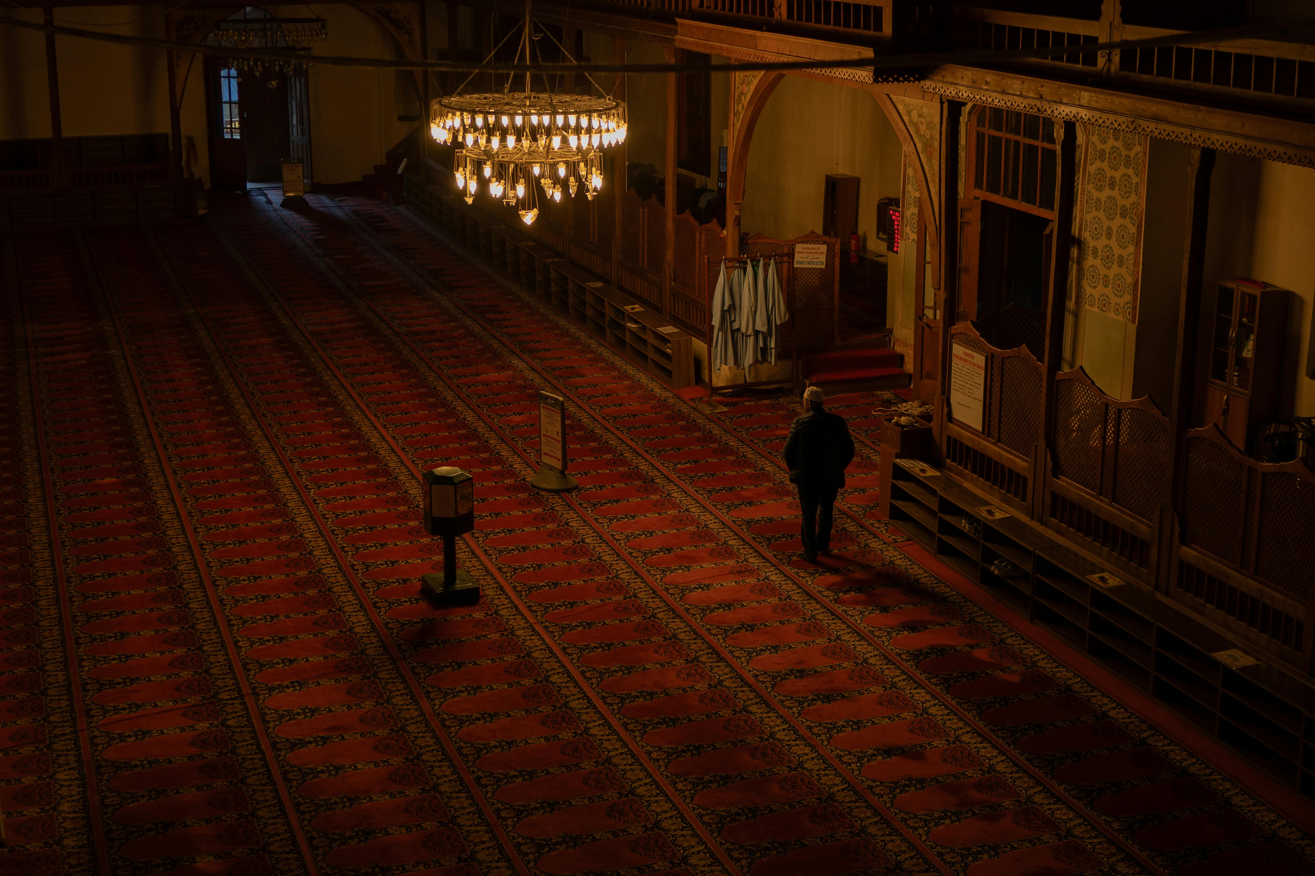 Person in Mosque in Edirne, Turkey · Free Stock Photo