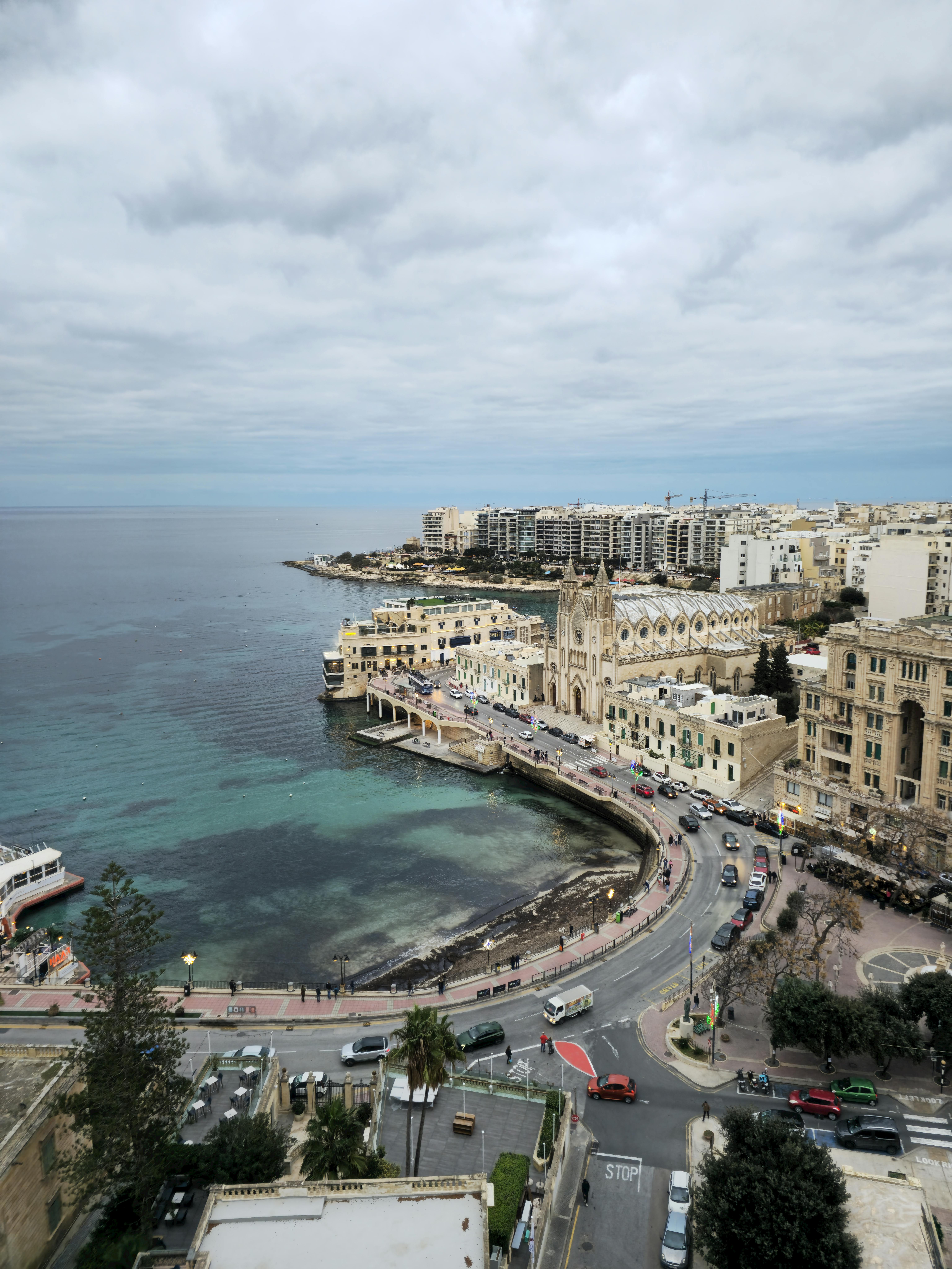 Balluta Bay Beach in Saint Julians · Free Stock Photo