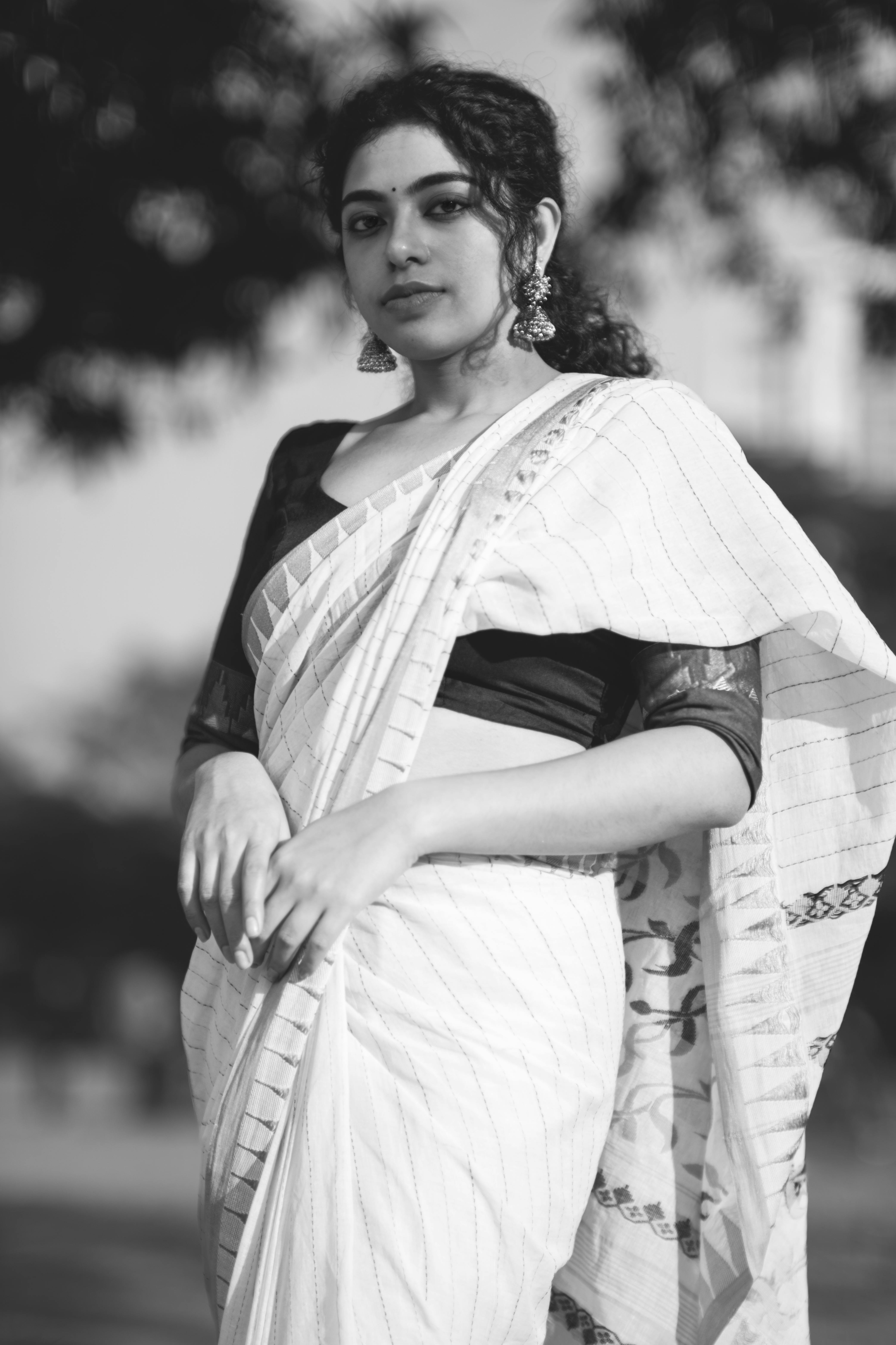 Sari Malai Photos, Download The BEST Free Sari Malai Stock Photos & HD ...