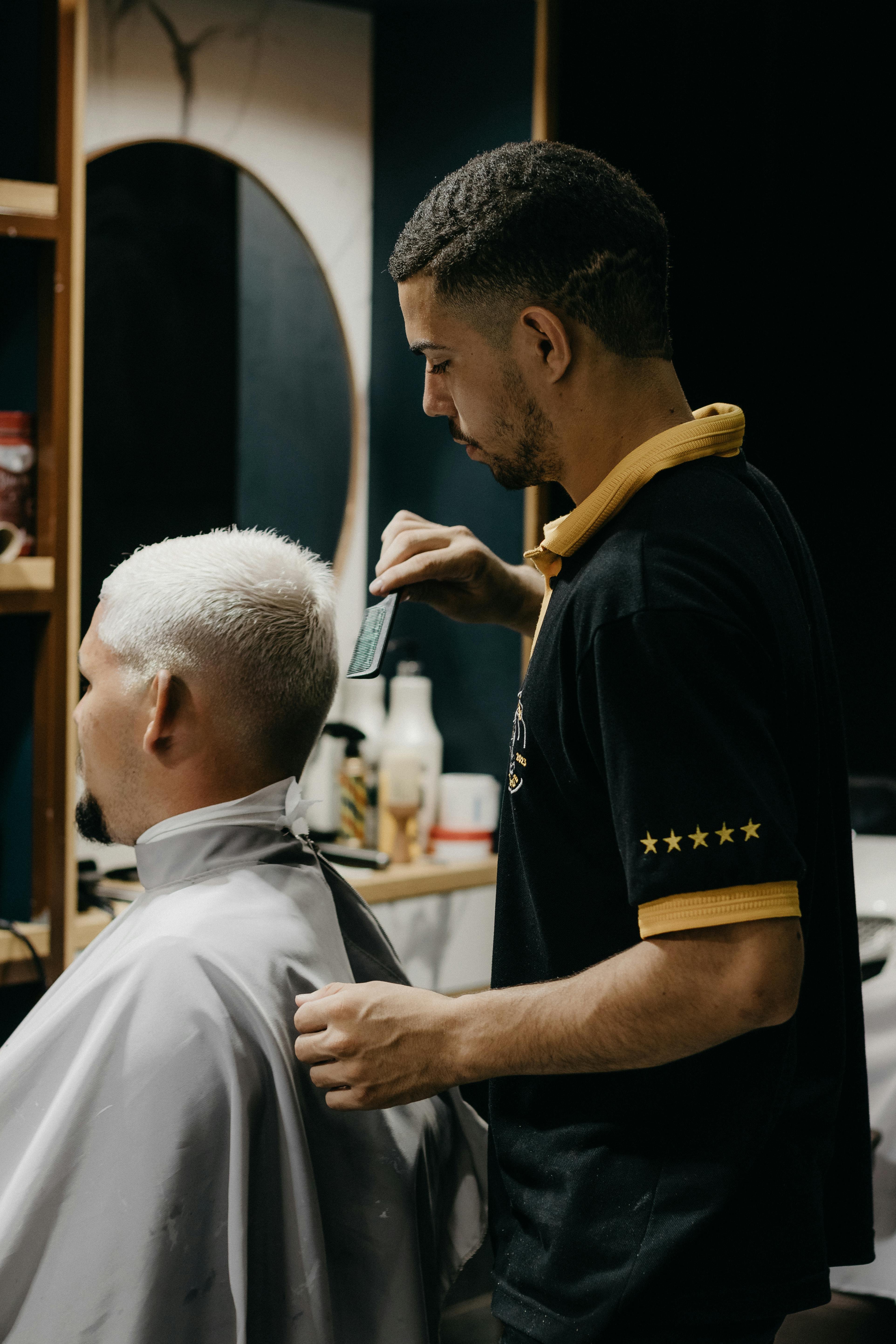 Foto de stock gratuita sobre barbería, barbero, cortando pelo, corte de ...