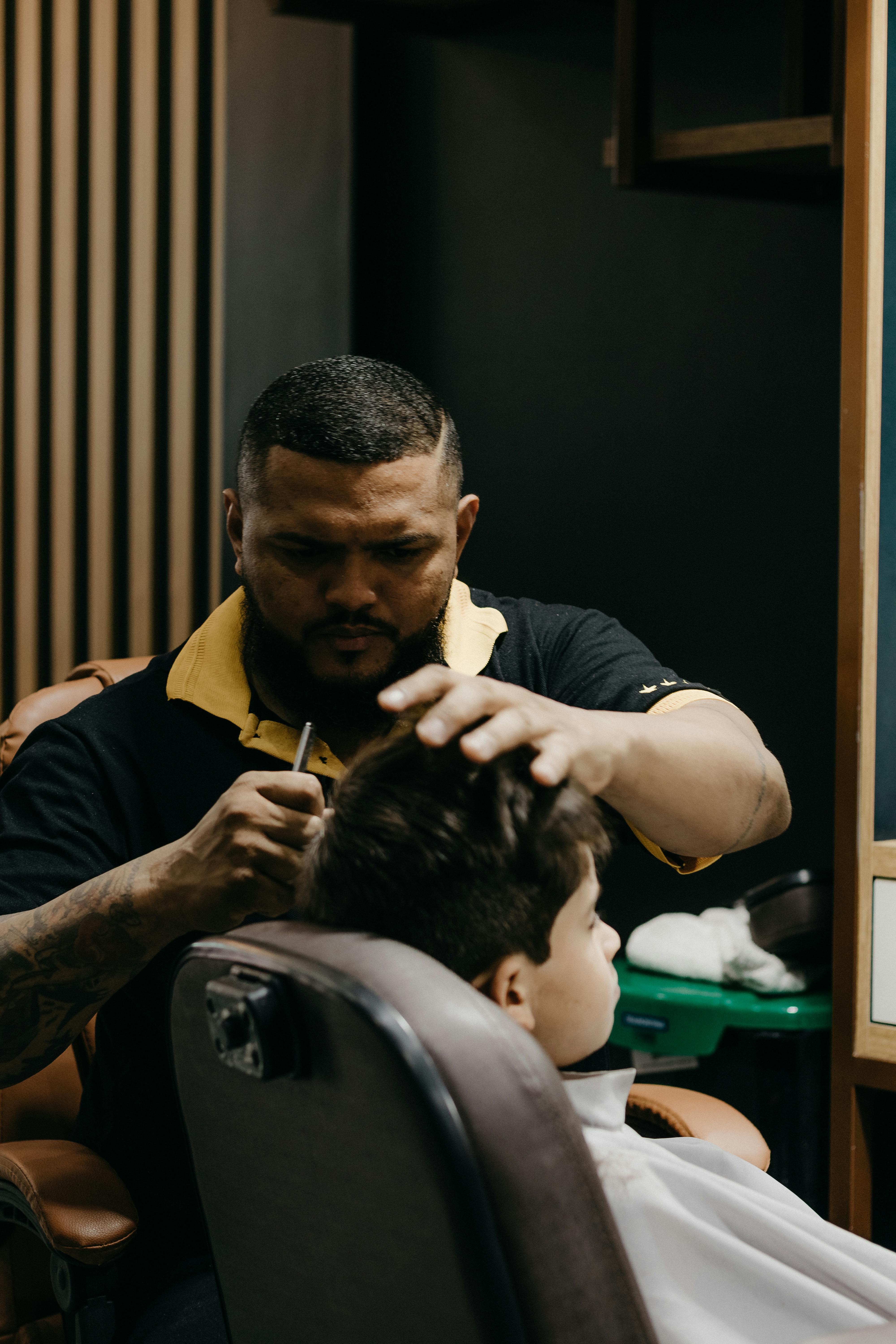 Foto de stock gratuita sobre acogedor, adentro, aseo, barbería, barbero ...