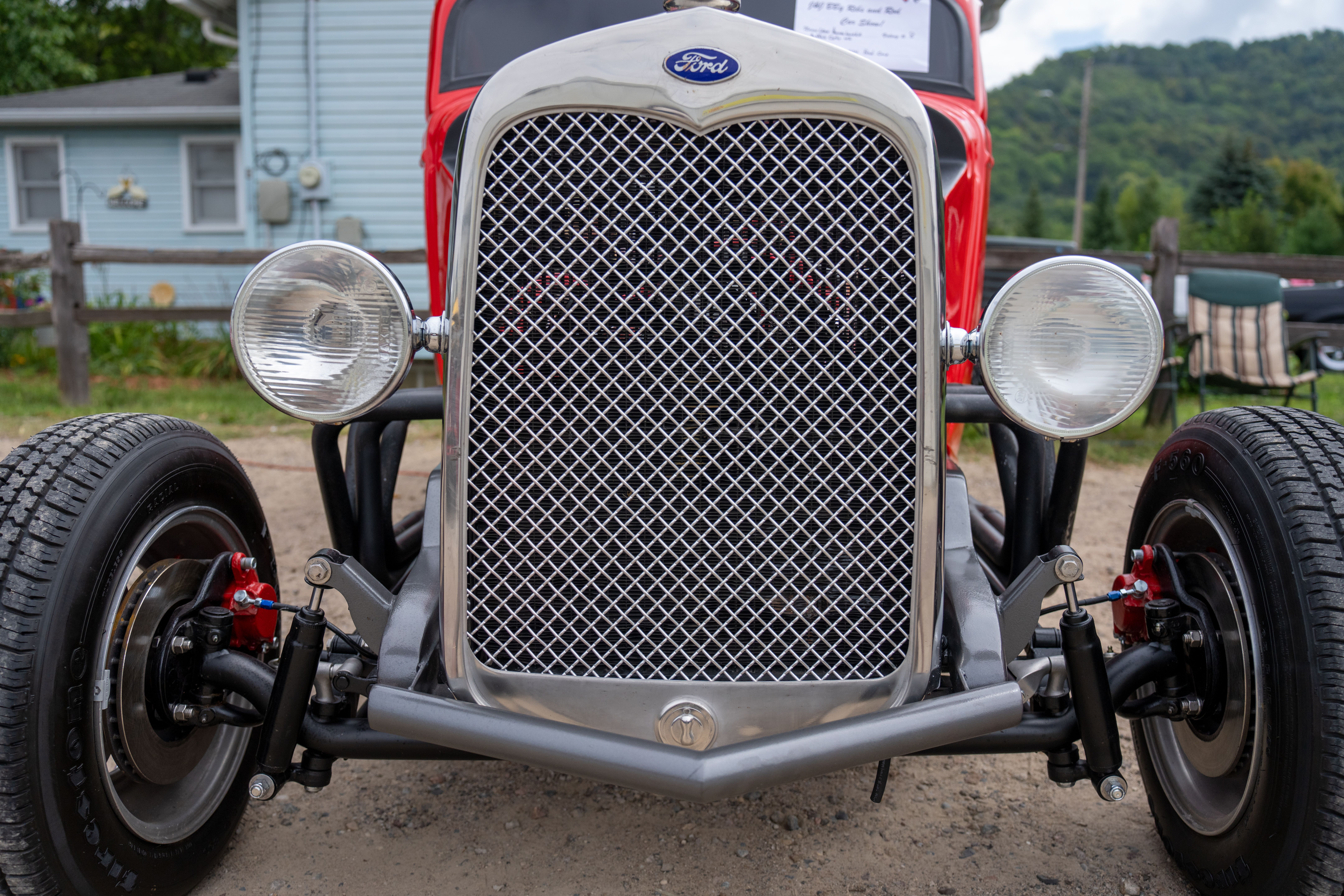 Antique Red Ford · Free Stock Photo