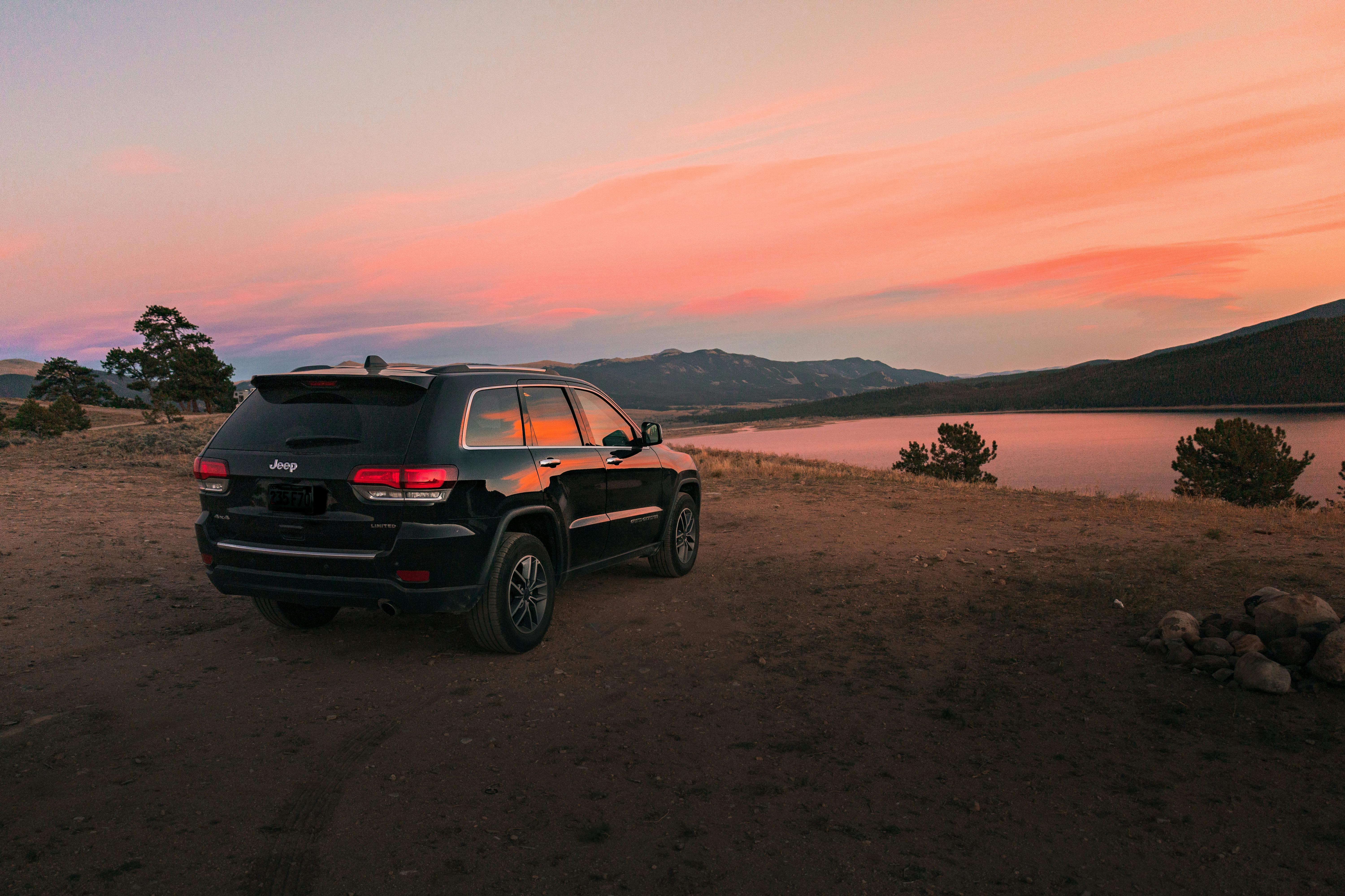 Black Jeep Grand Cherokee at Sunset · Free Stock Photo
