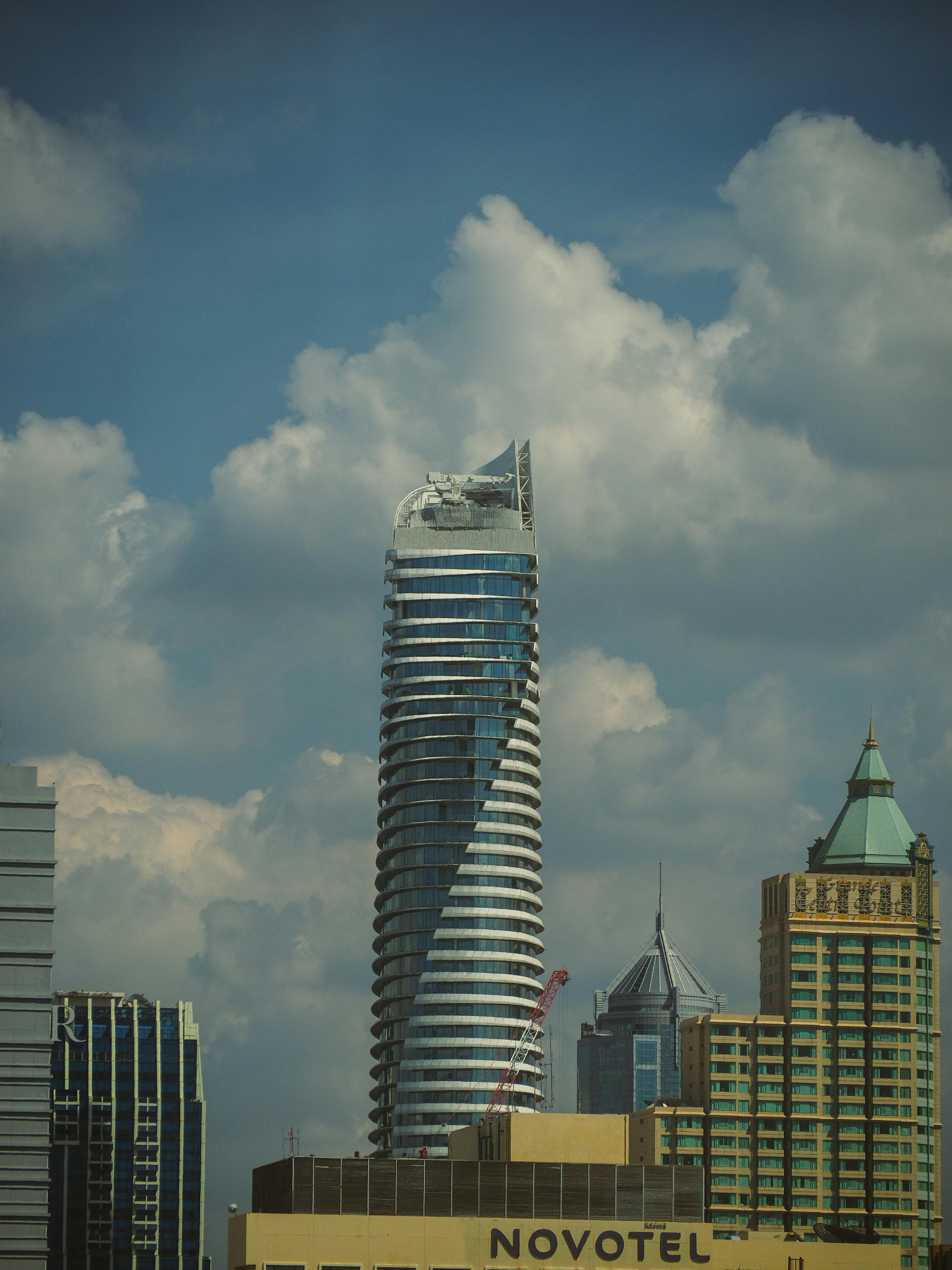 Torre Emperador Castellana Skyscraper in Madrid · Free Stock Photo