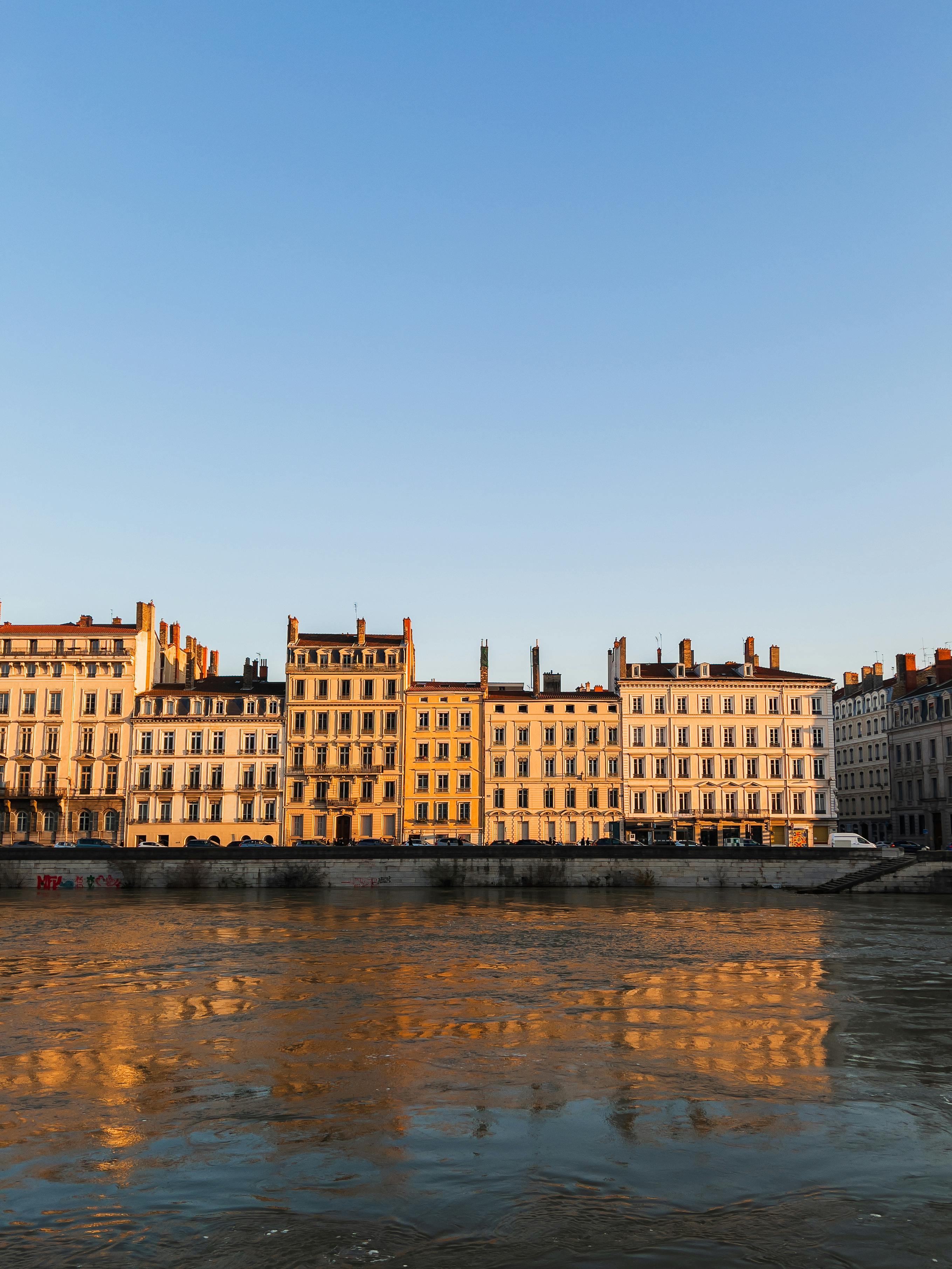 Buildings Along River · Free Stock Photo