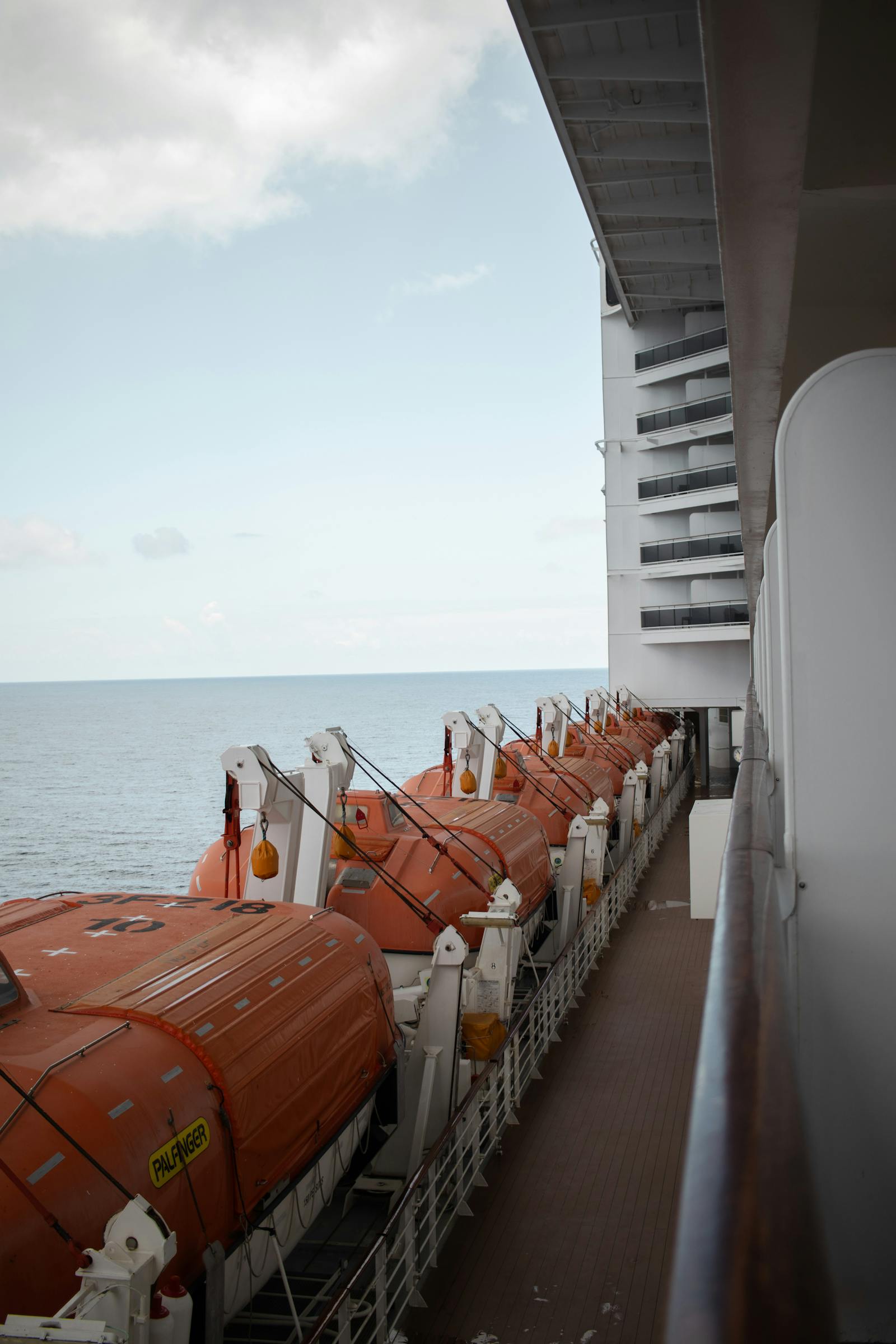 Lifeboat Photos, Download The BEST Free Lifeboat Stock Photos & HD Images