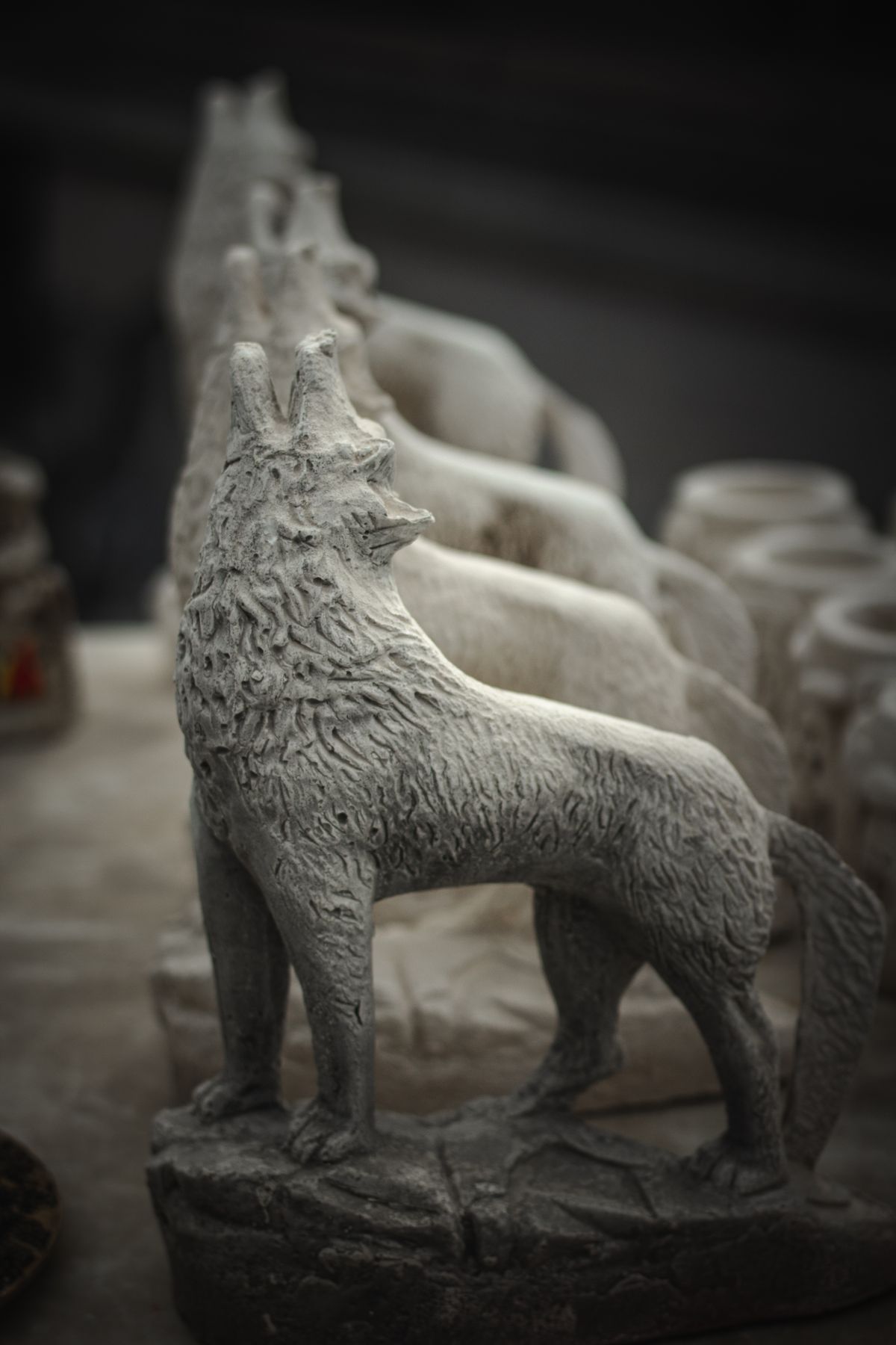 Wolf Statue Photos, Download The BEST Free Wolf Statue Stock Photos ...