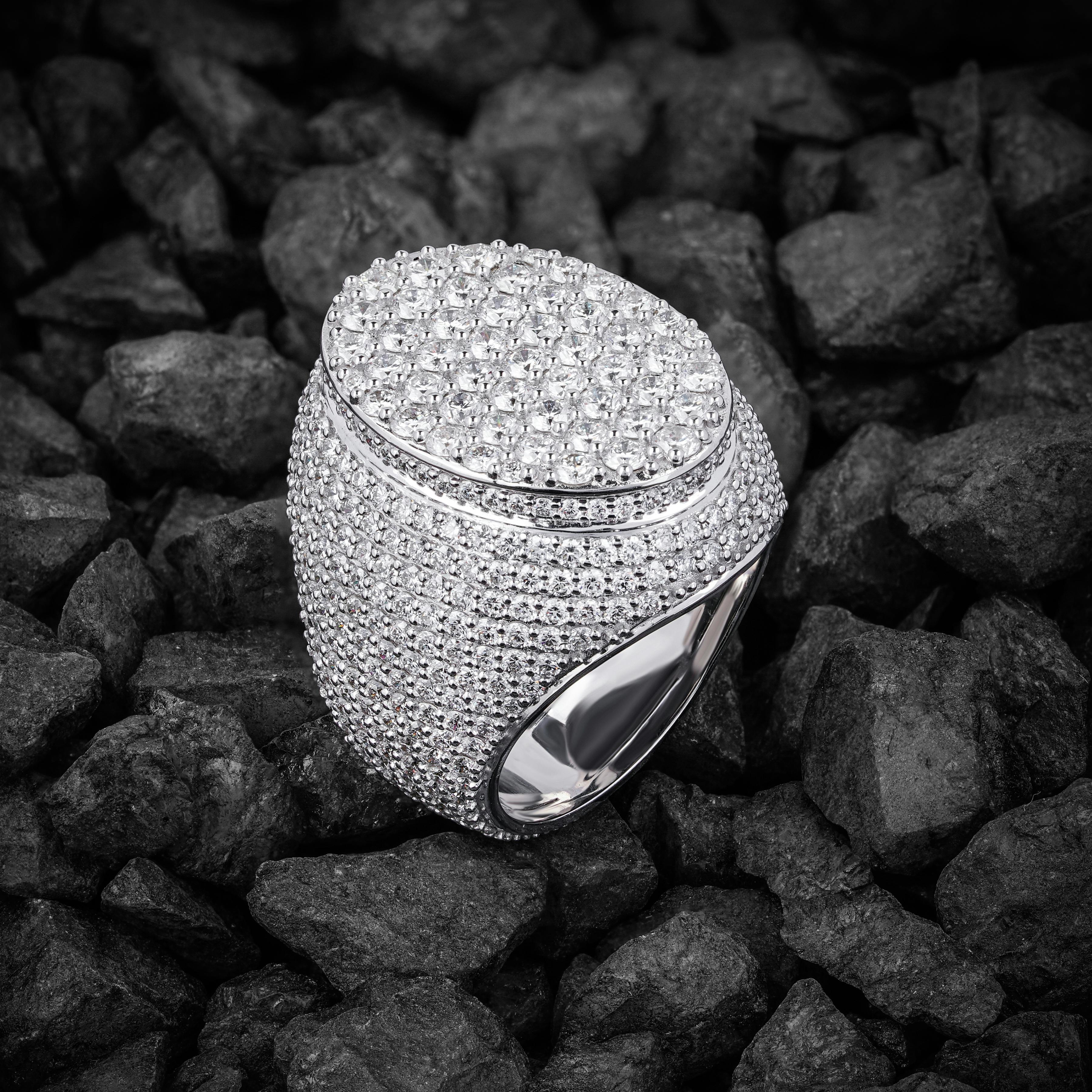 Close-up of a Silver Ring · Free Stock Photo