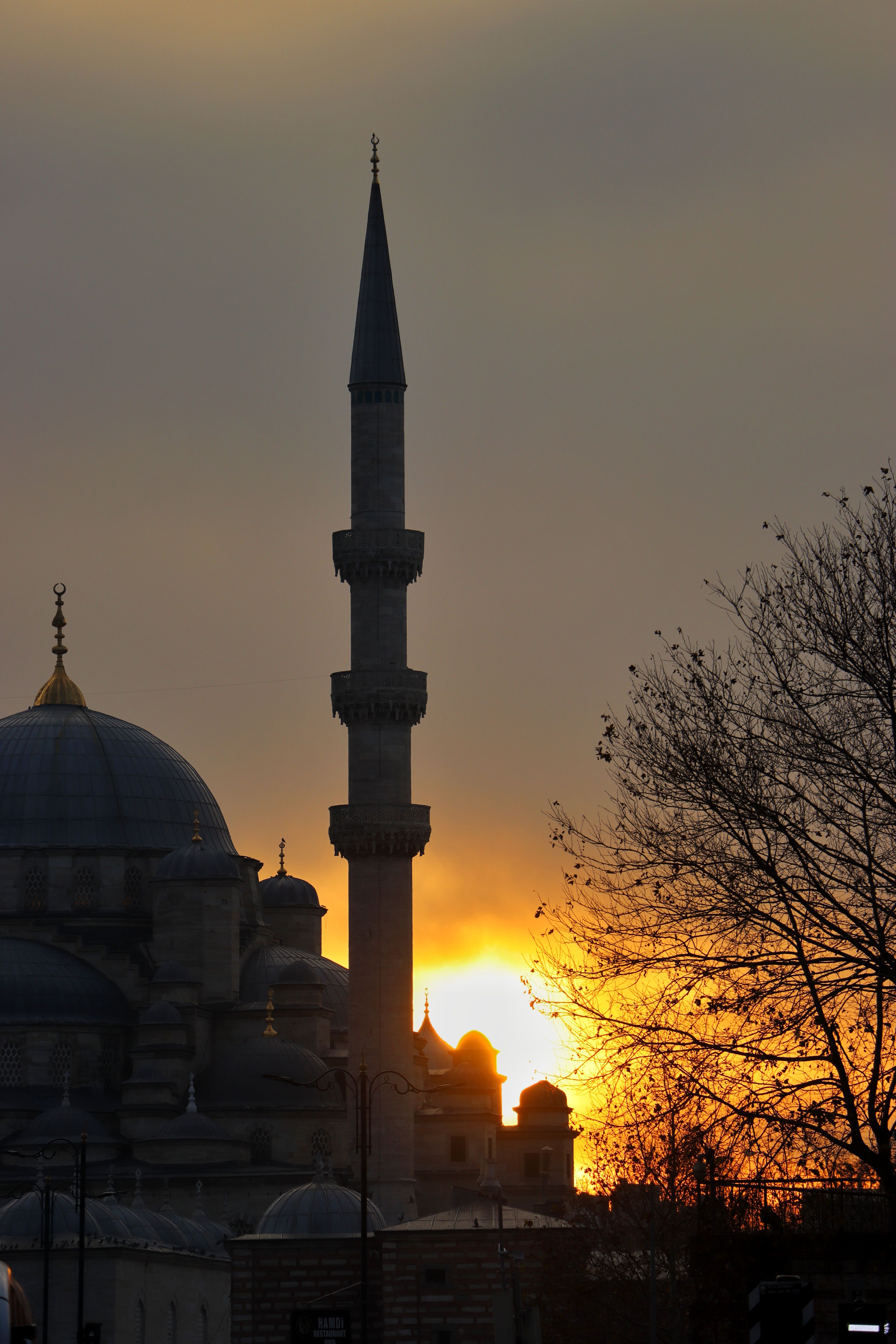 Mosque Building and Minaret at Sunset · Free Stock Photo