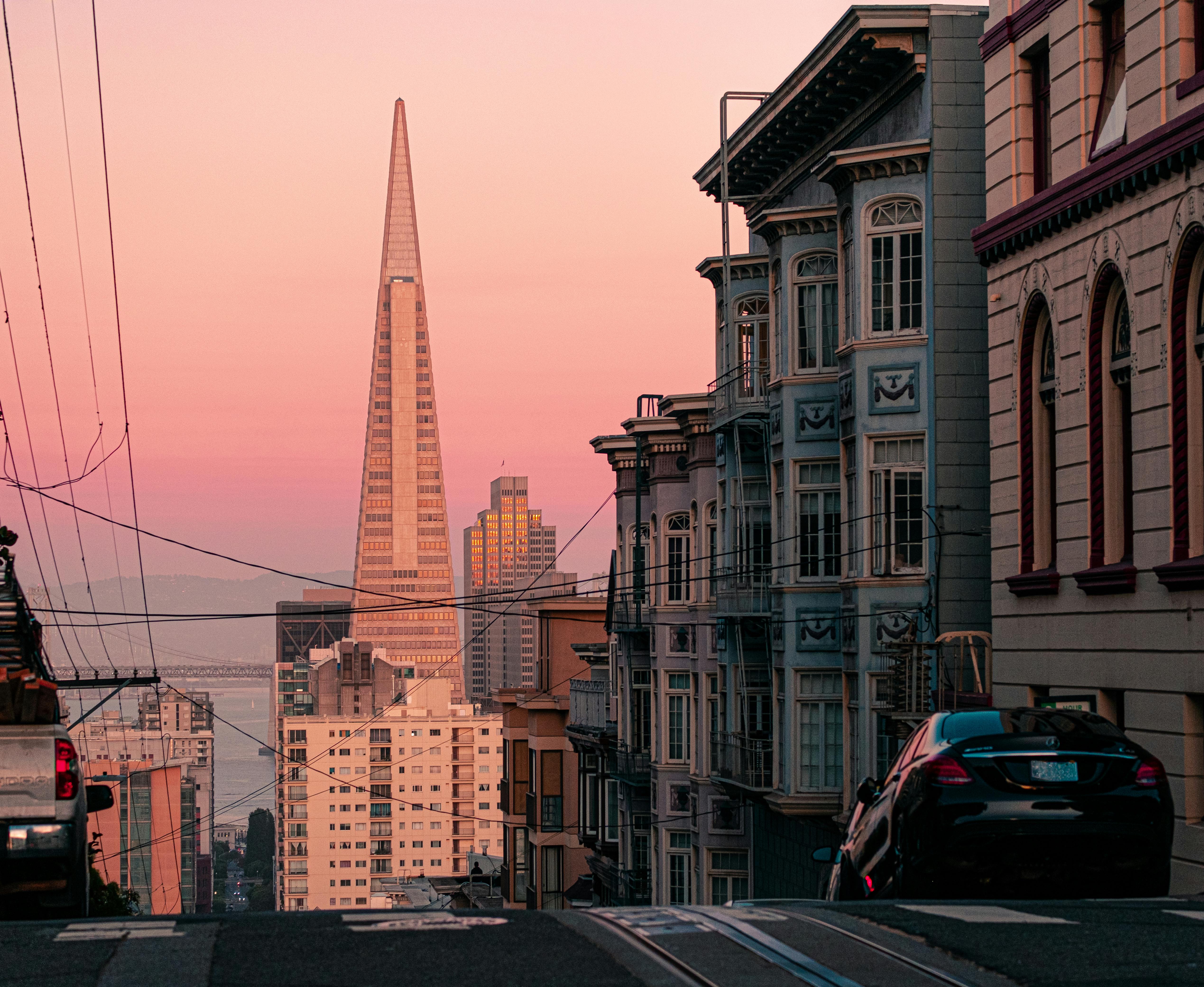 Skyscraper in San Francisco During Sunset · Free Stock Photo