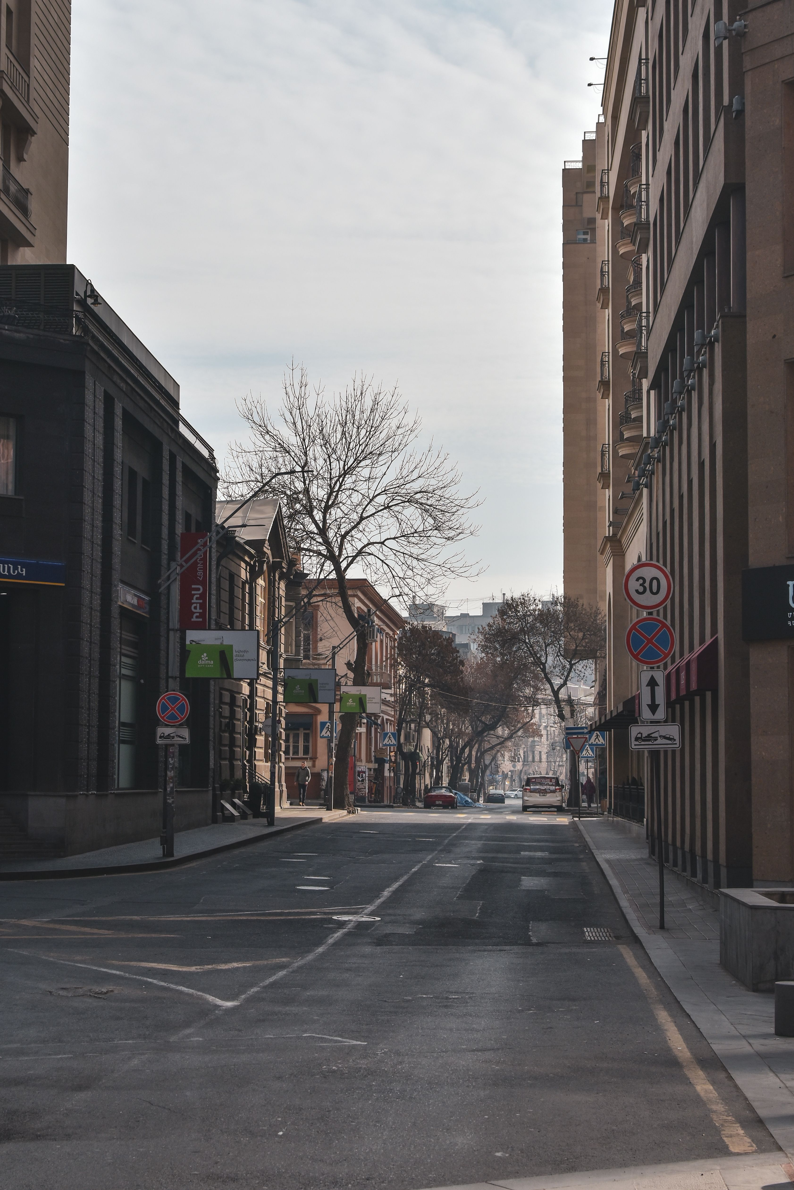 Empty Street in Town · Free Stock Photo