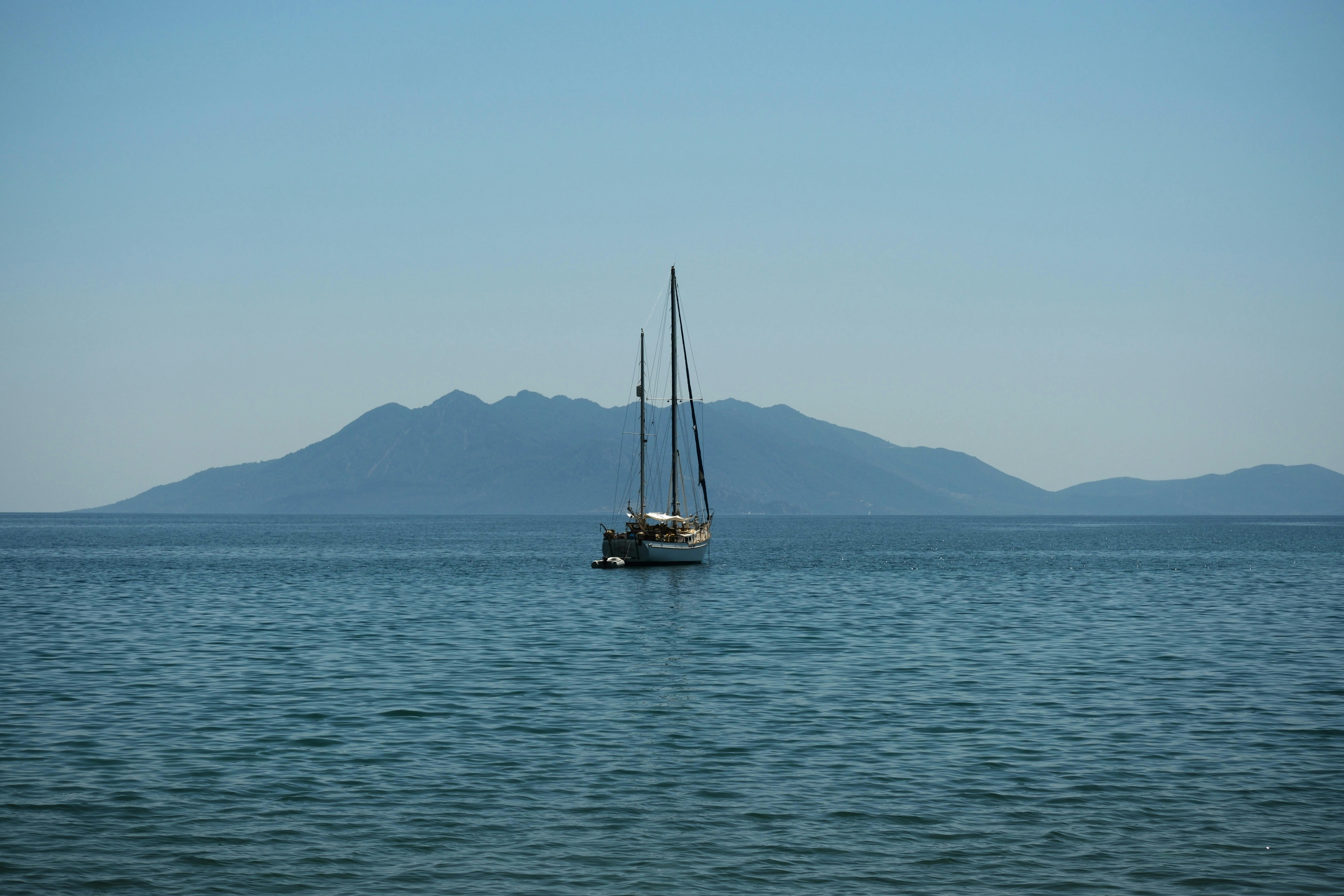 Sailboat on the Sea · Free Stock Photo