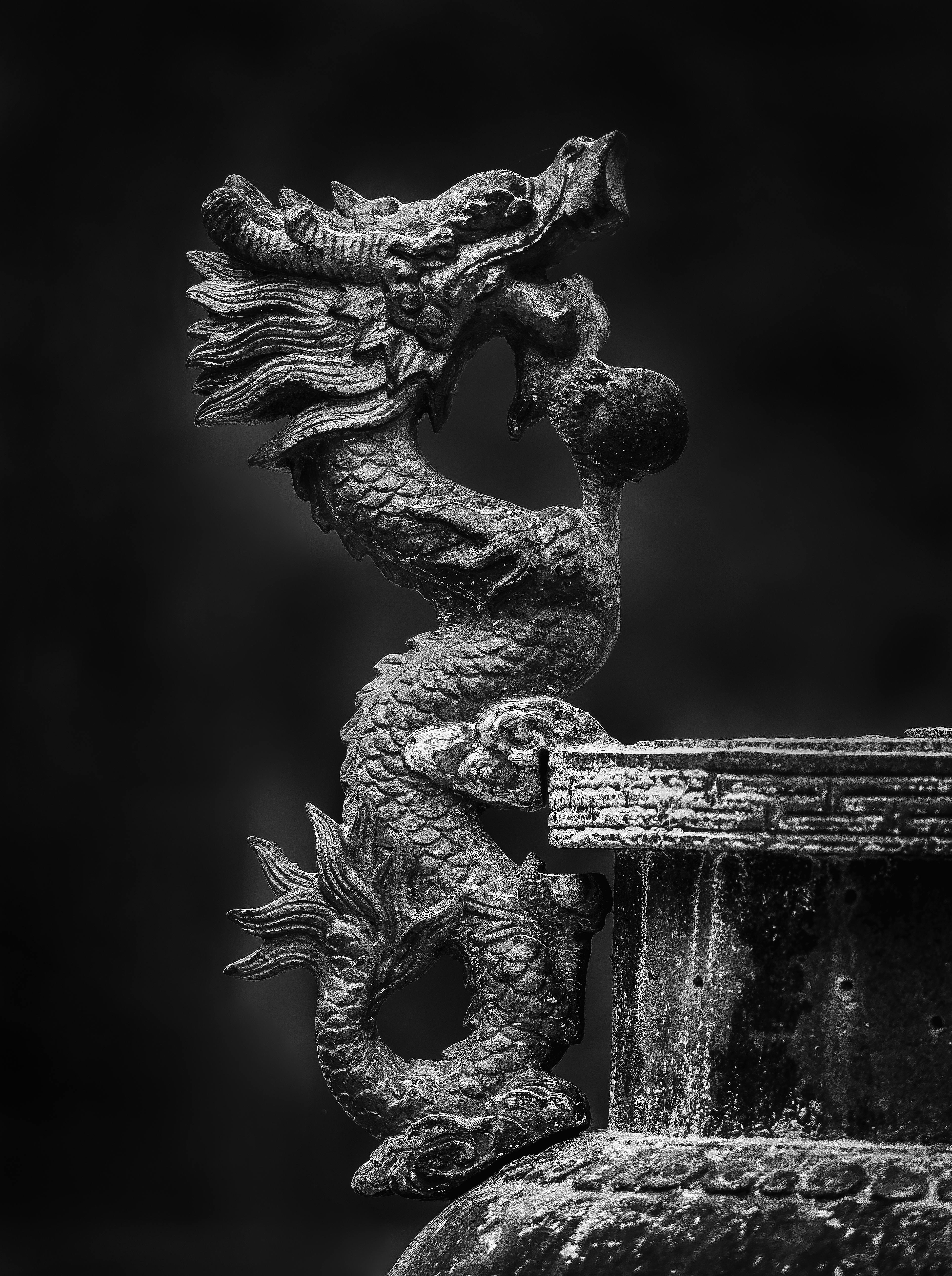 Gray Dragon Statue · Free Stock Photo