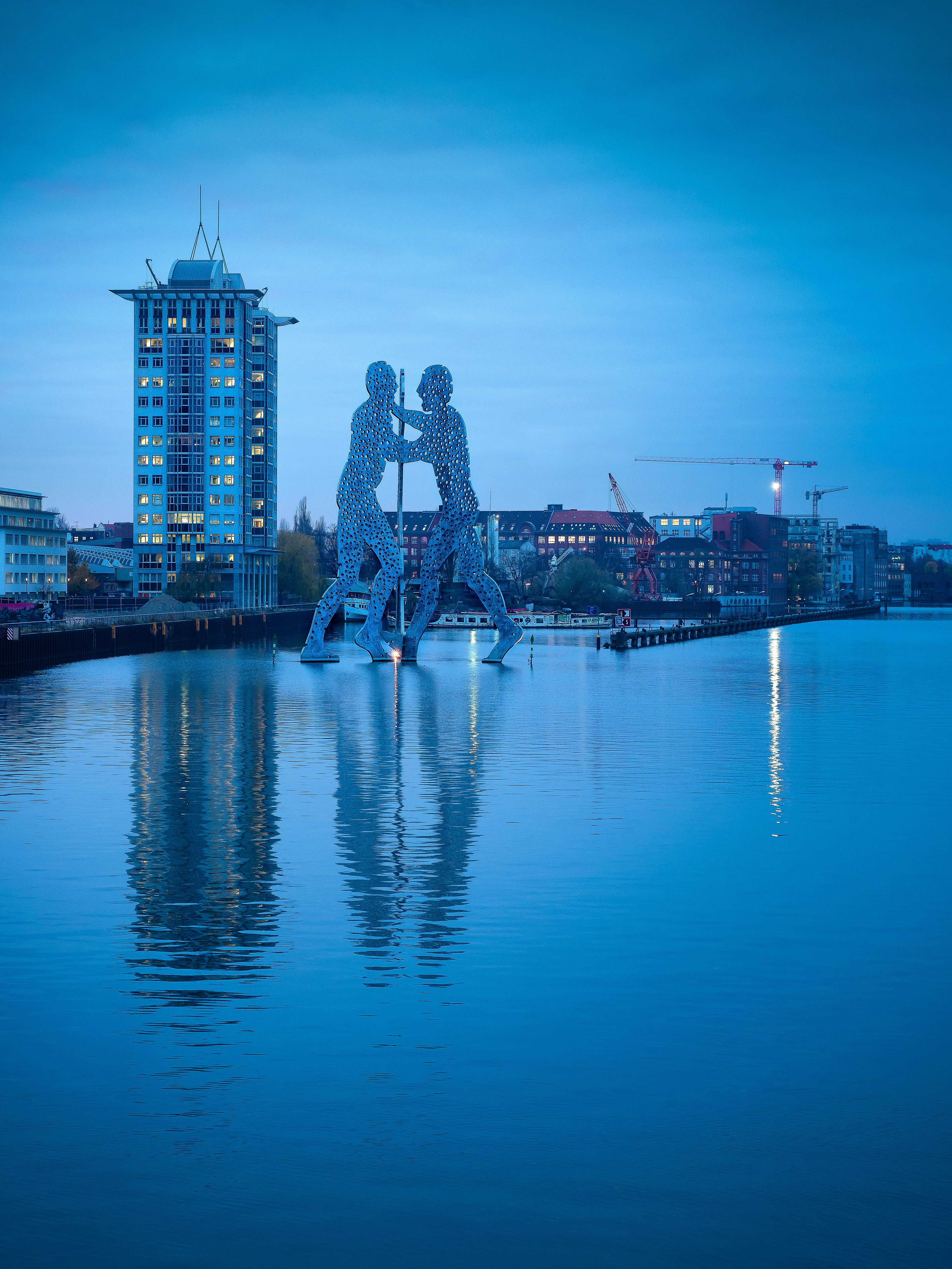 Molecule Man Sculpture in Berlin · Free Stock Photo