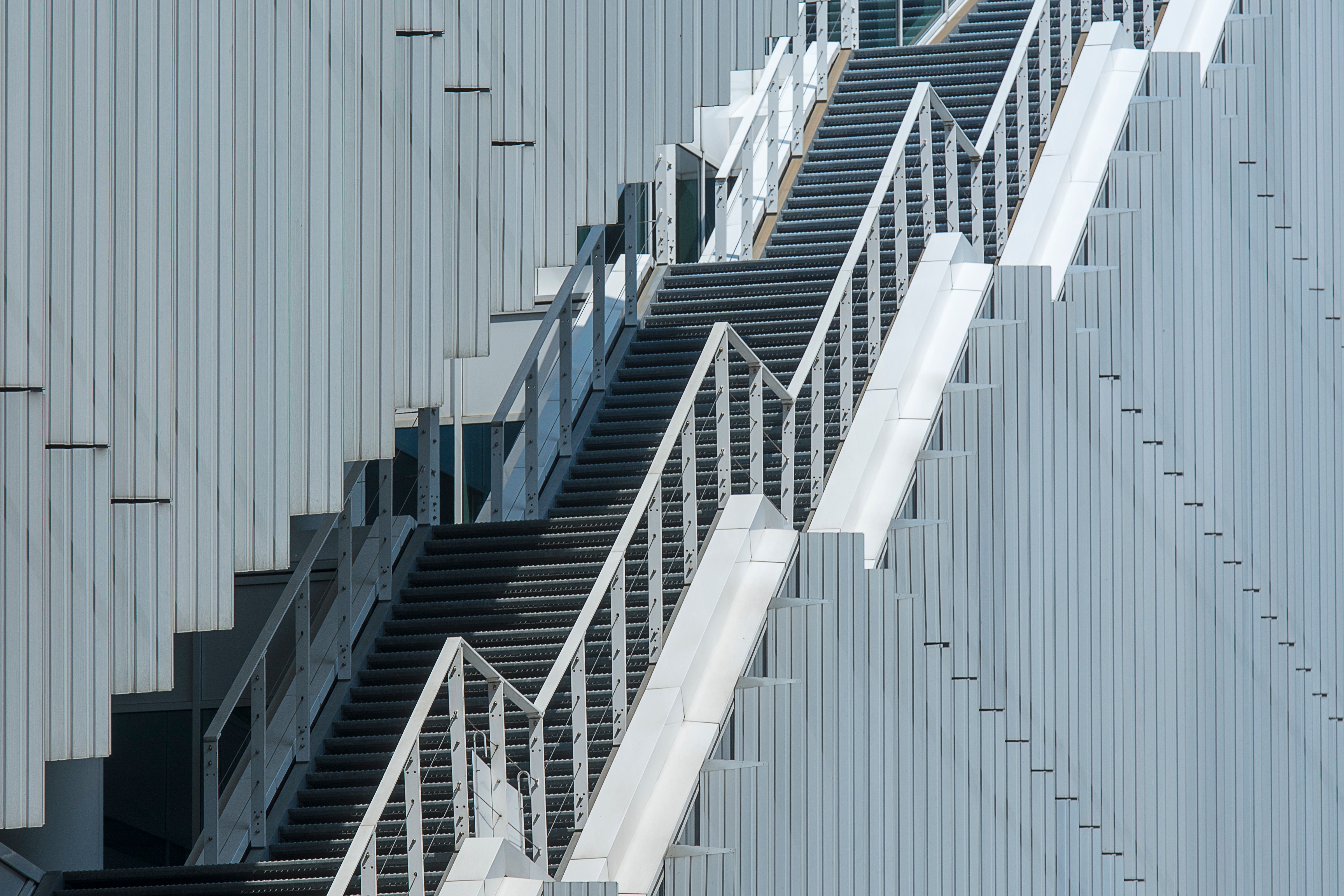 Long External Stairs in the Facade of the Building · Free Stock Photo