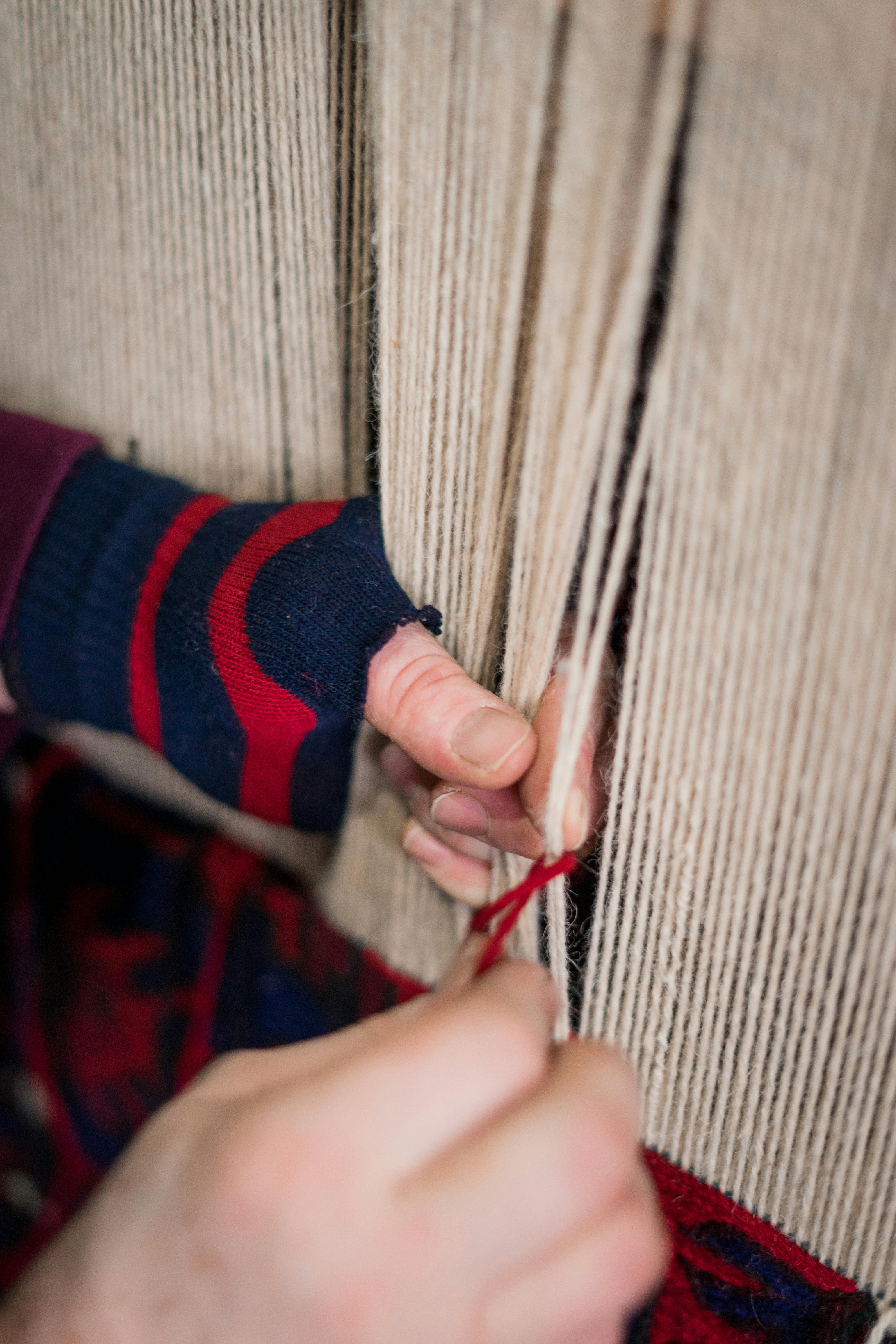 Person Holding Green Rope · Free Stock Photo