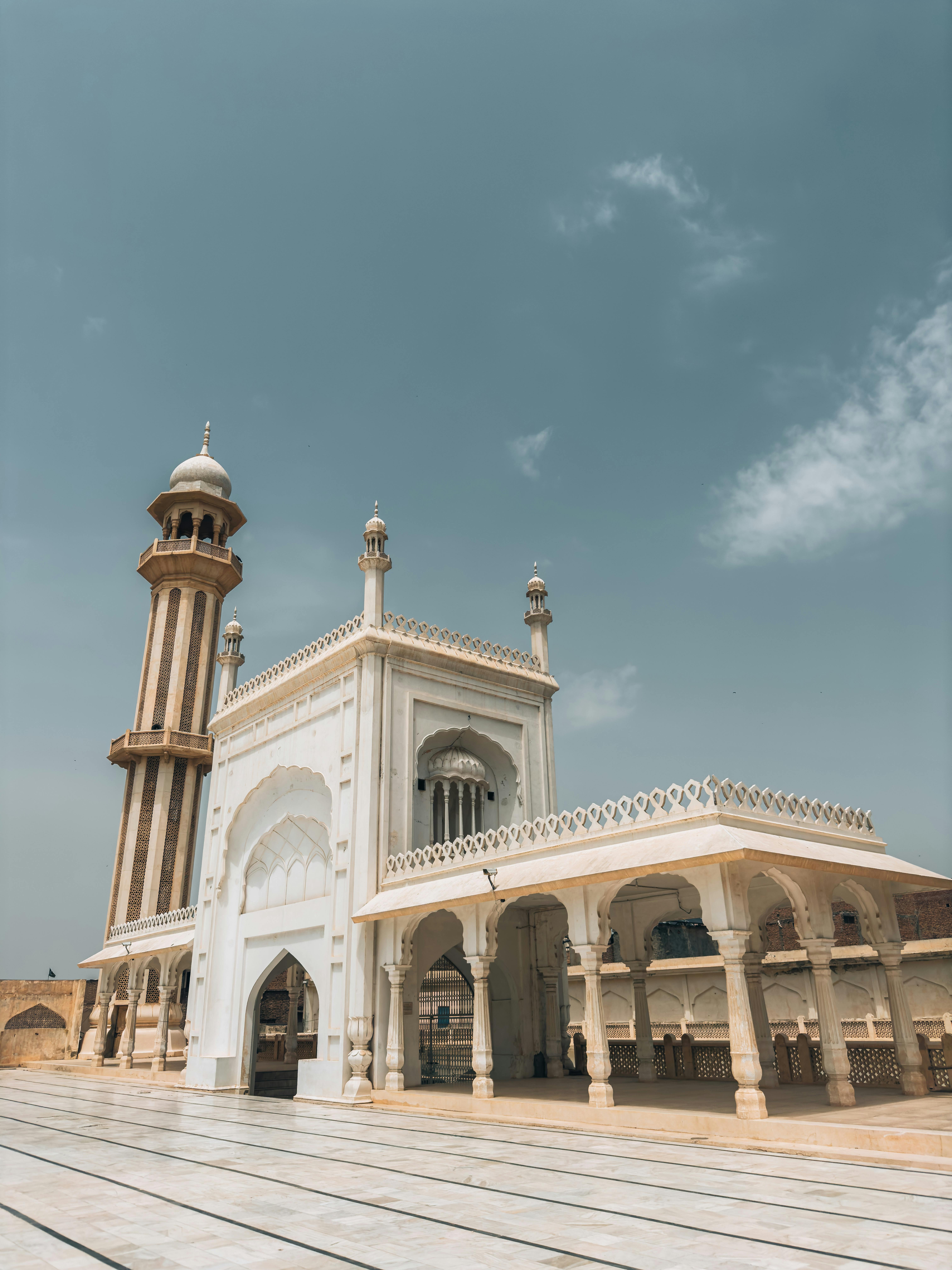 Jamia Masjid Al-Sadiq Mosque in Pakistan · Free Stock Photo