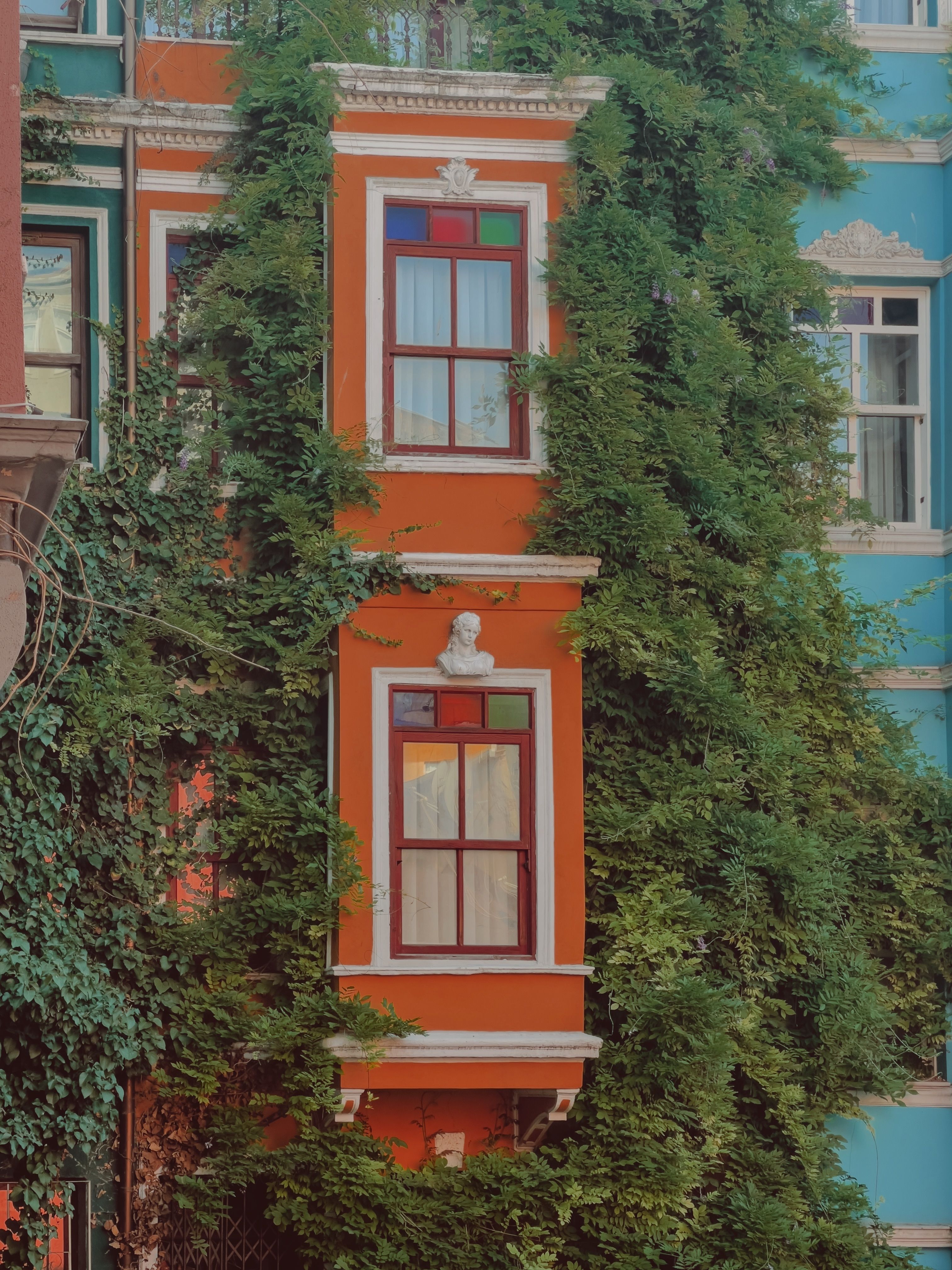 Bay Windows Photos, Download The BEST Free Bay Windows Stock Photos ...