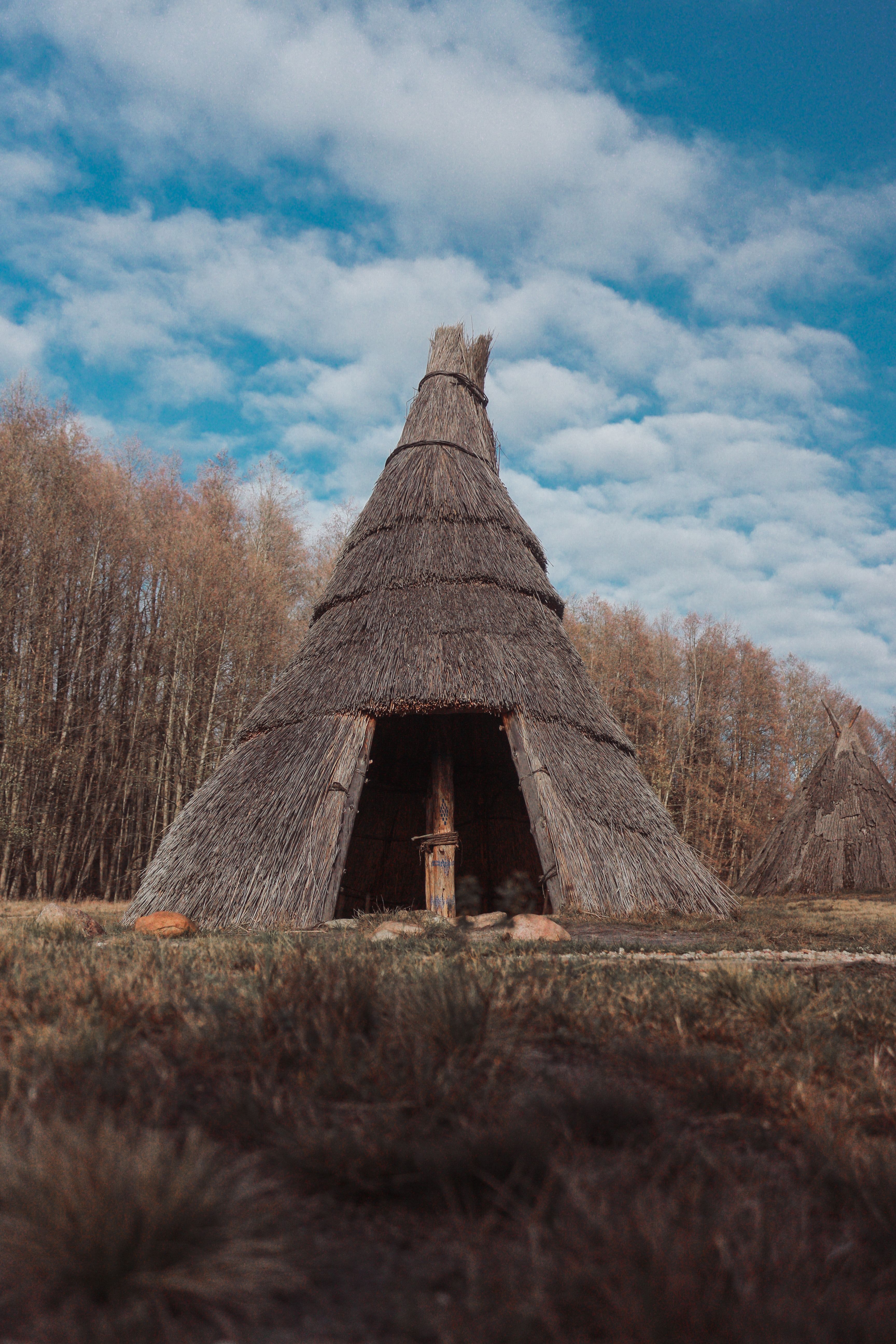 A Hut in Autumn · Free Stock Photo