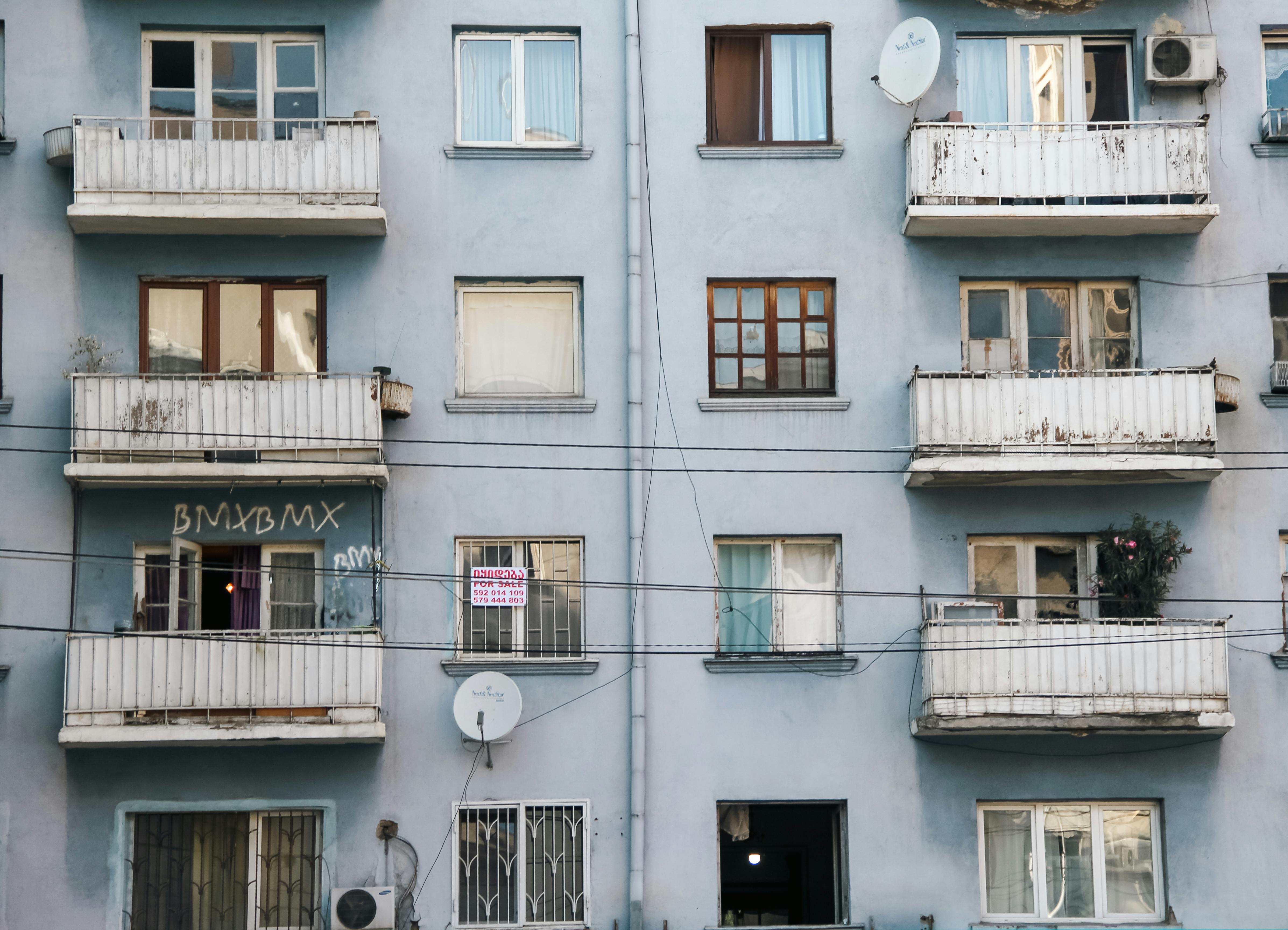 Blue Building · Free Stock Photo