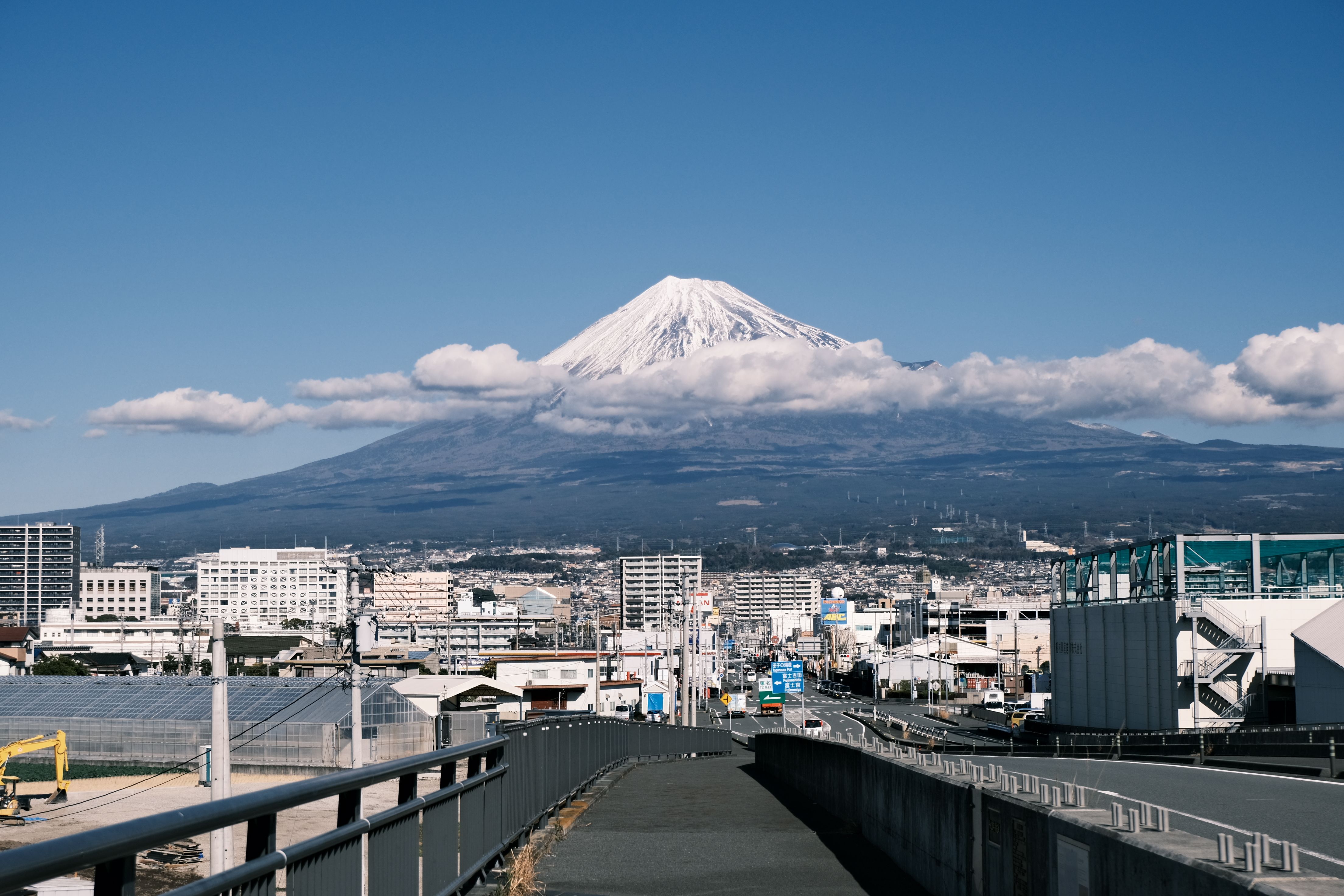 City and Fuji Mountain behind · Free Stock Photo