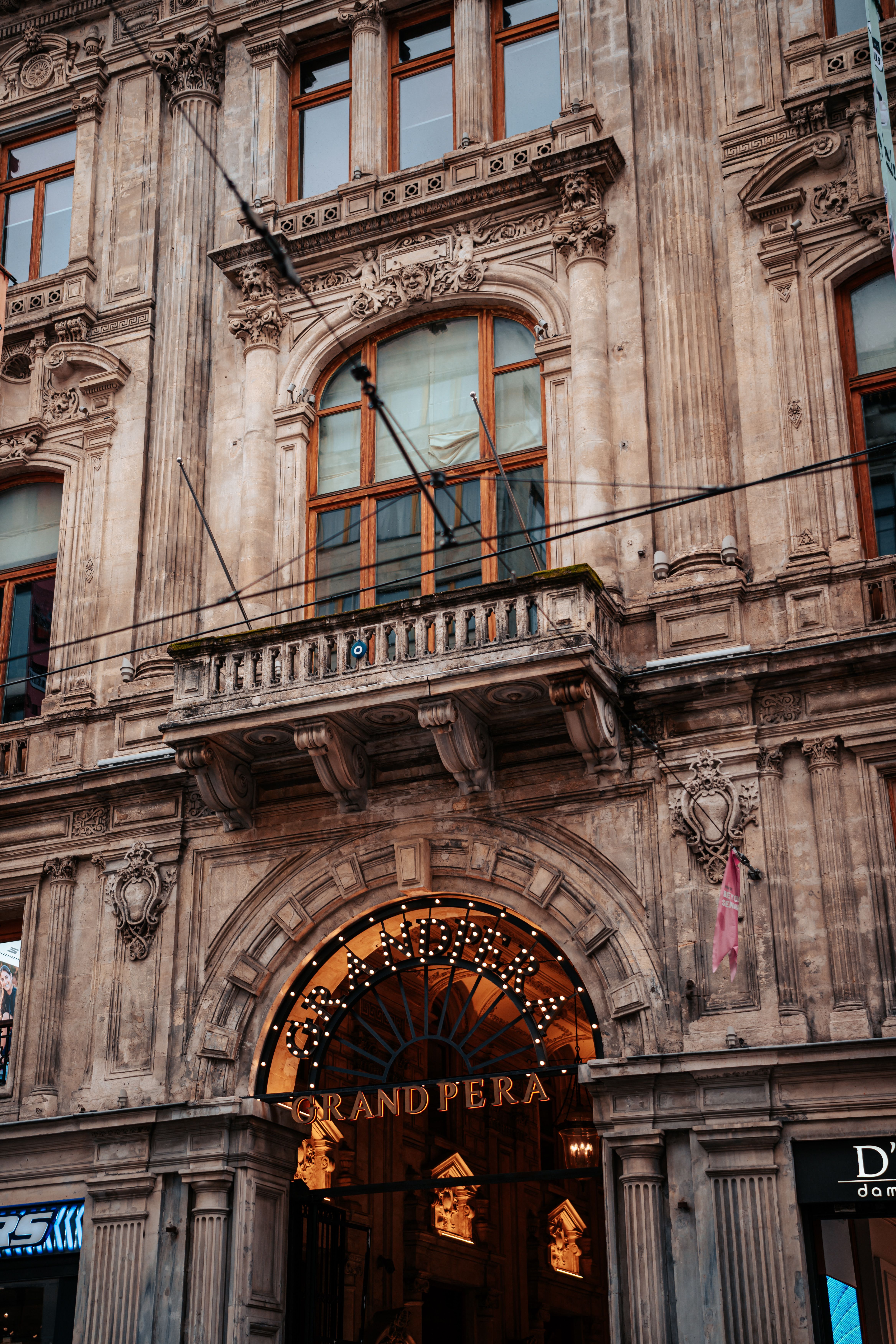 Balcony Lift Photos, Download The BEST Free Balcony Lift Stock Photos ...