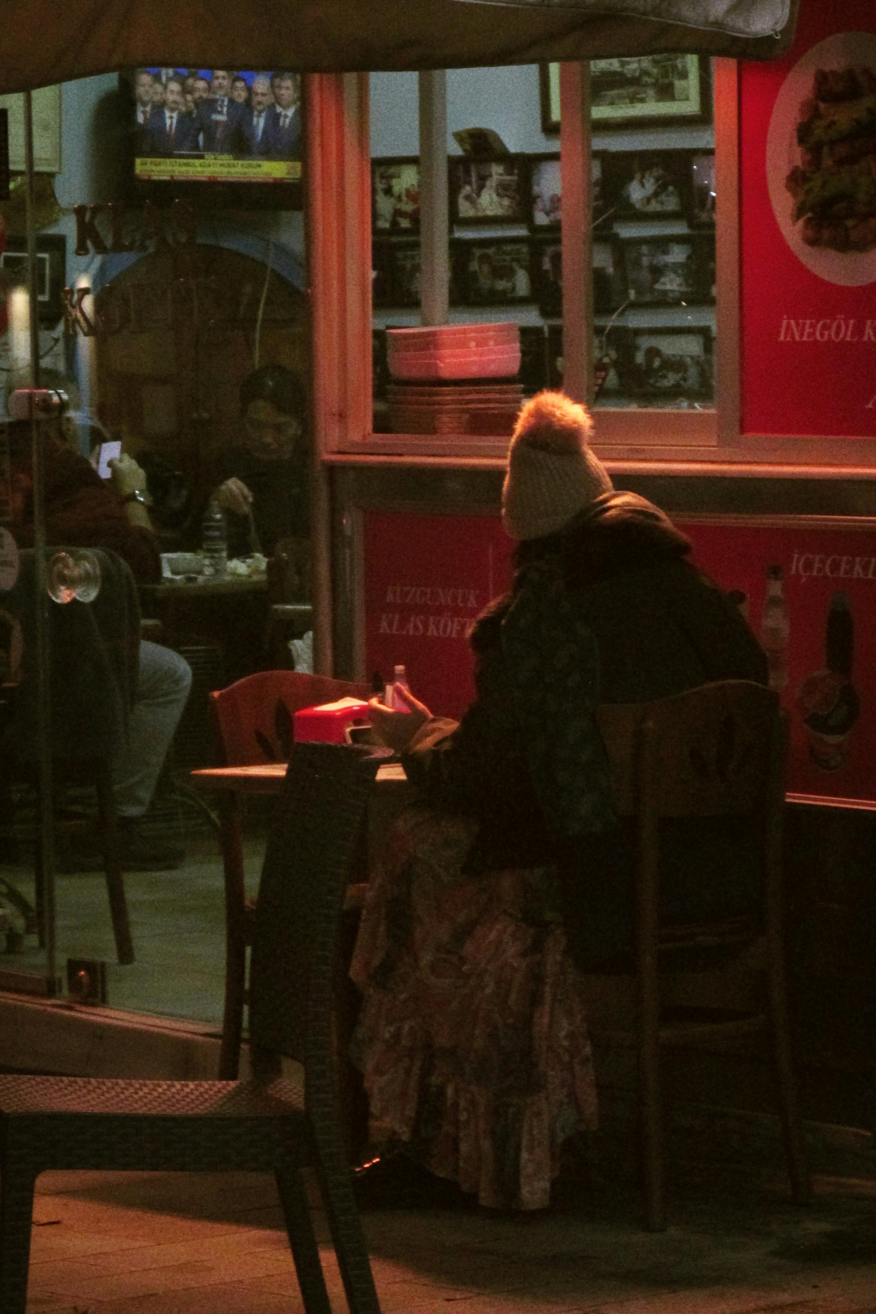 Women In Restaurant At Night Photos, Download The BEST Free Women In ...