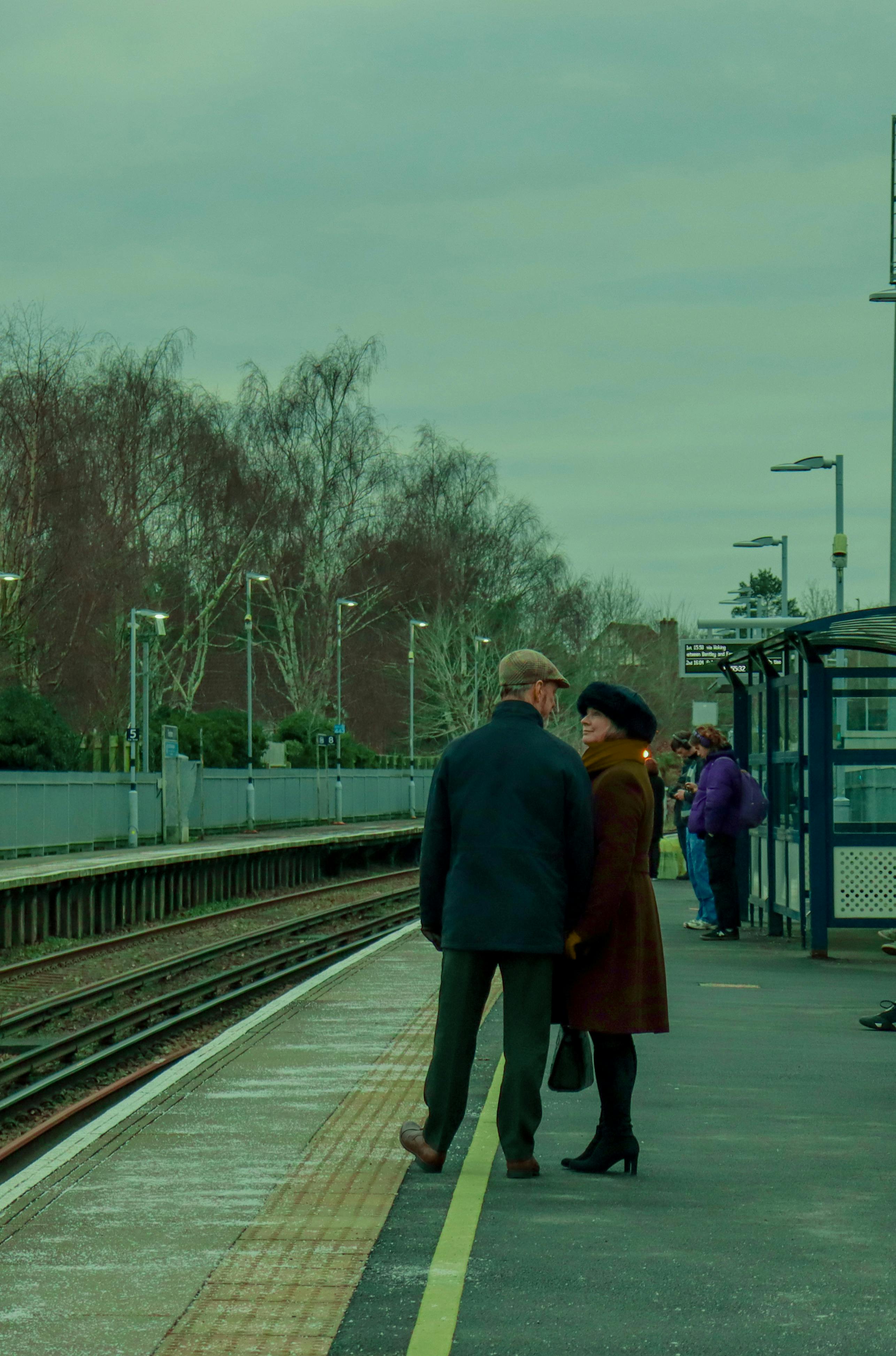 People Waiting Photos, Download The BEST Free People Waiting Stock ...