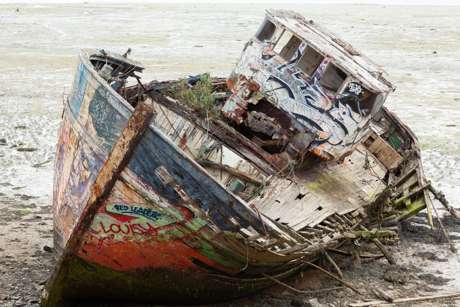 Wreck Beach Photos, Download The BEST Free Wreck Beach Stock Photos ...