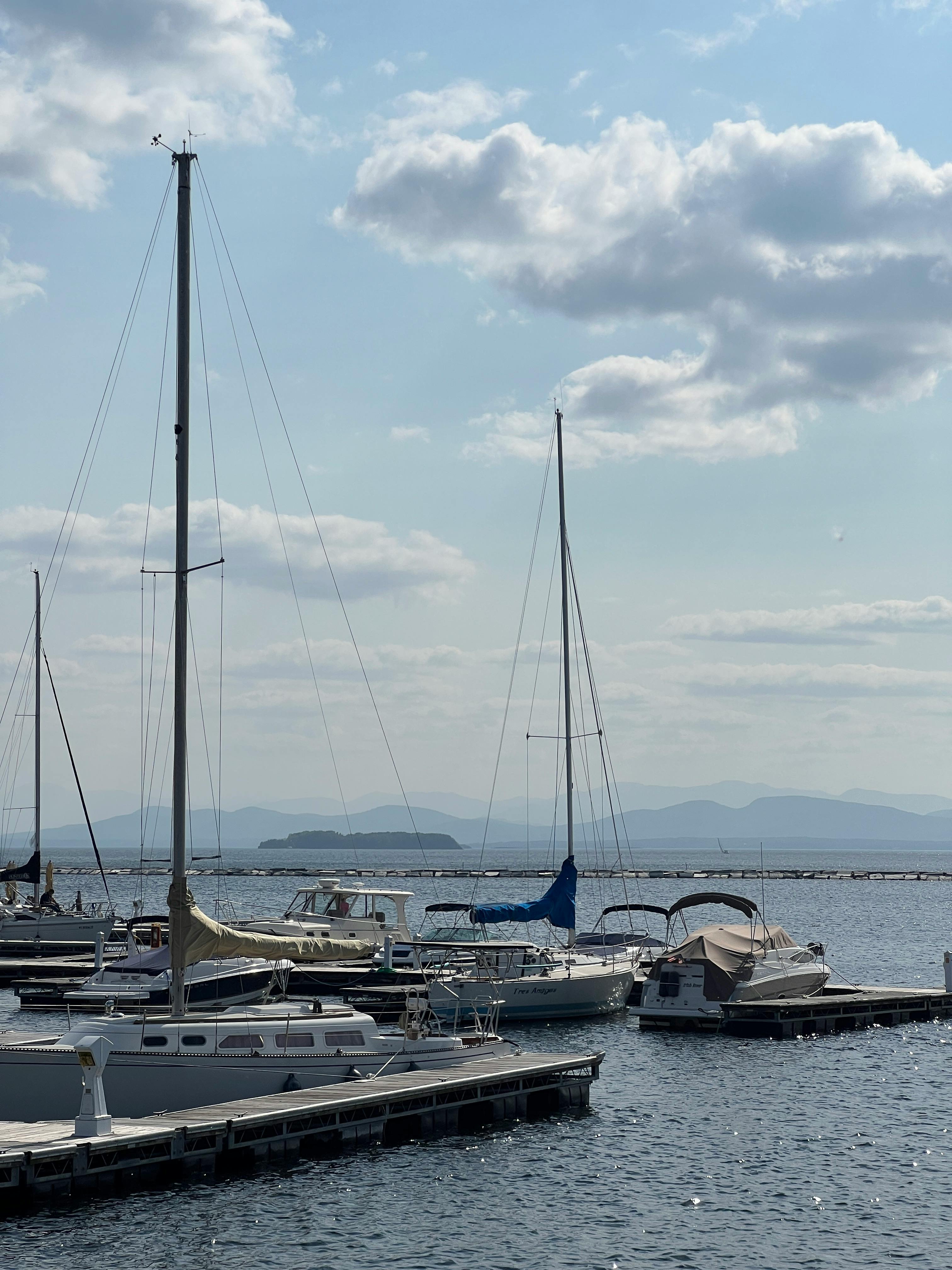 Sailing Boats Moored to a Pier, ChAmplain Lake, Burlington, USA · Free ...