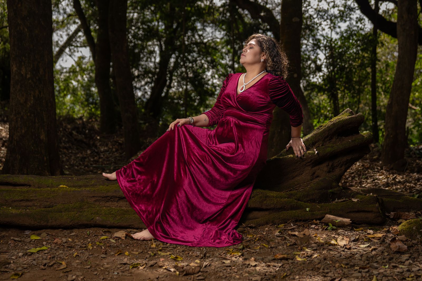 Woman Sitting Forest Photos, Download The BEST Free Woman Sitting ...