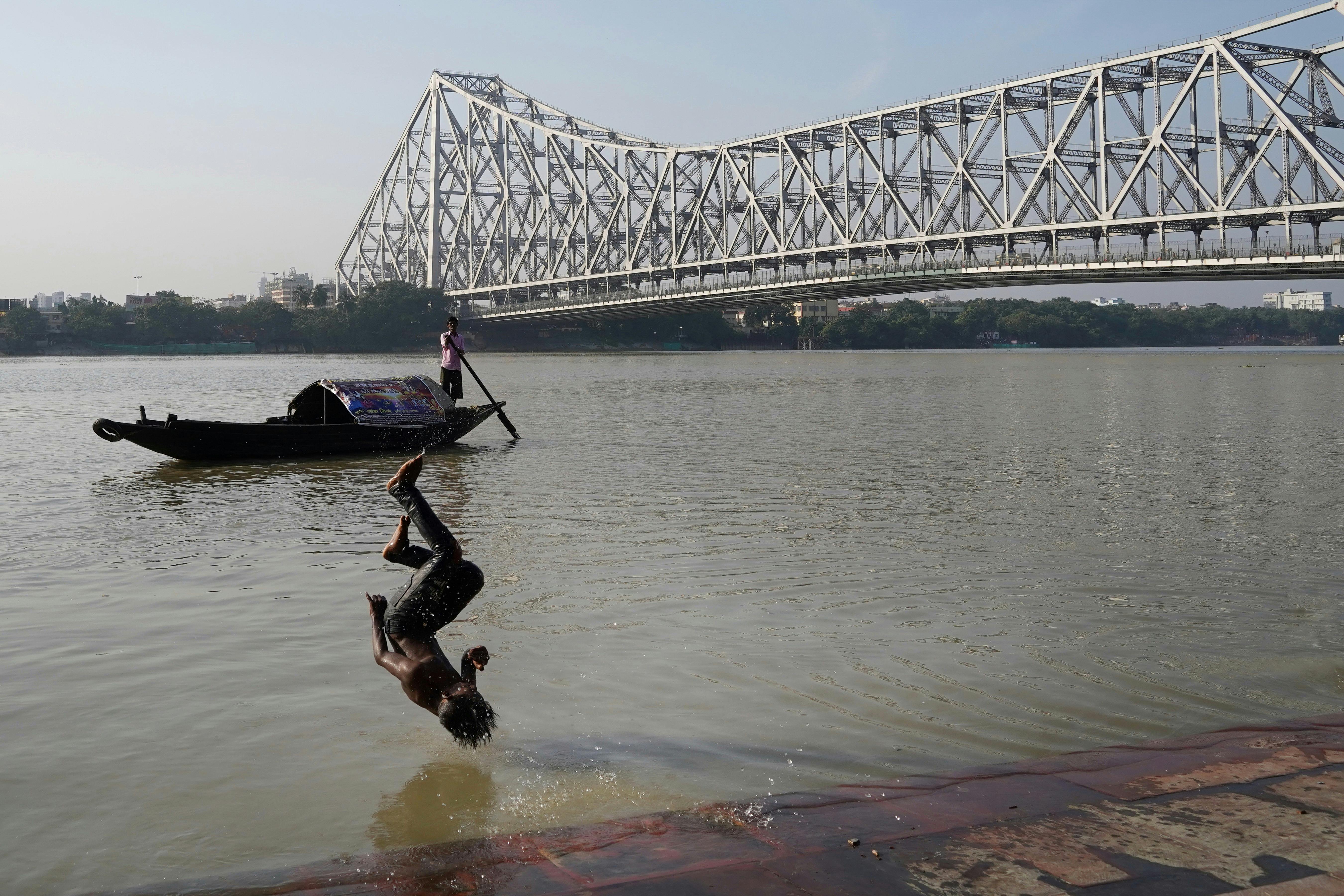 Bridge Dive Photos, Download The BEST Free Bridge Dive Stock Photos ...