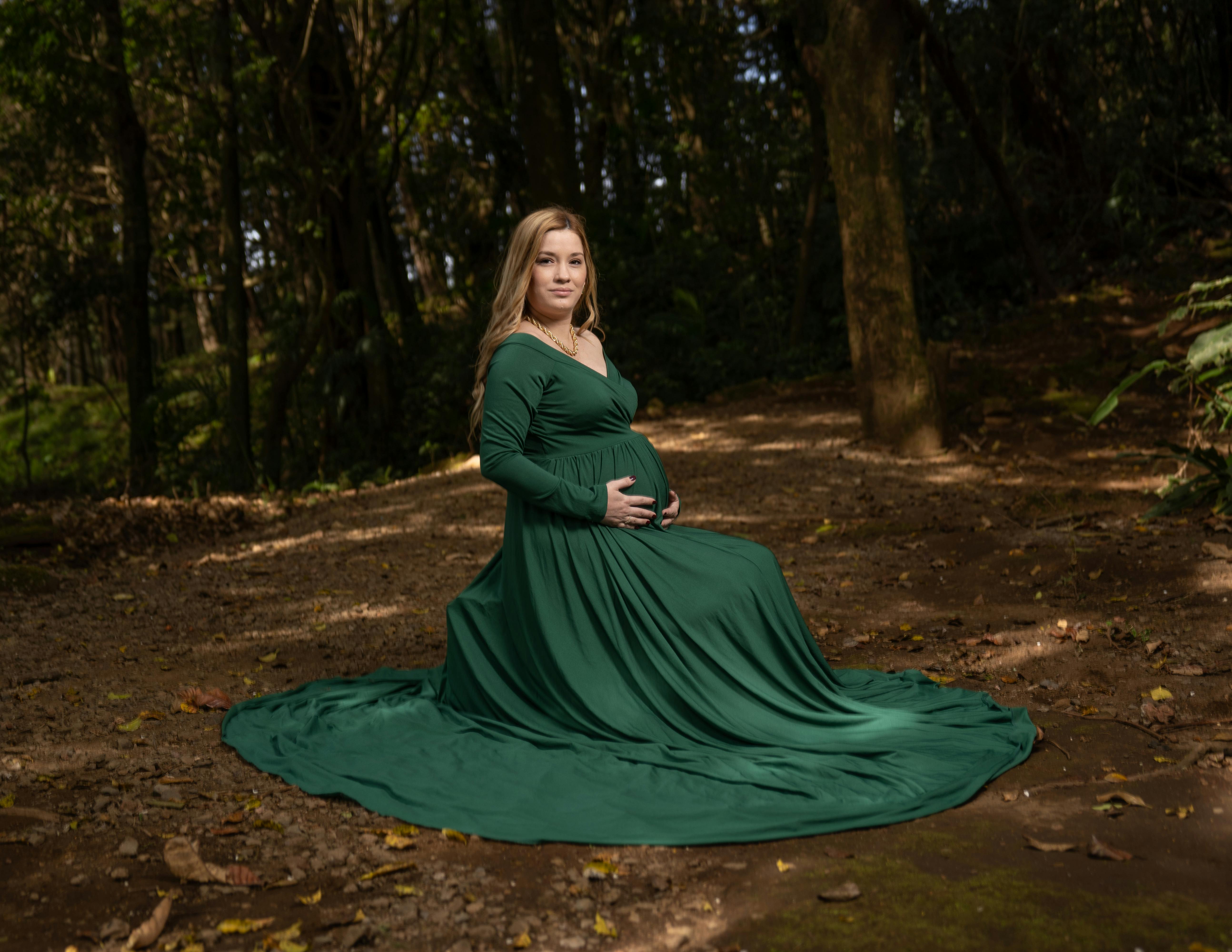 Modest Pregnant Woman Photos, Download The BEST Free Modest Pregnant ...