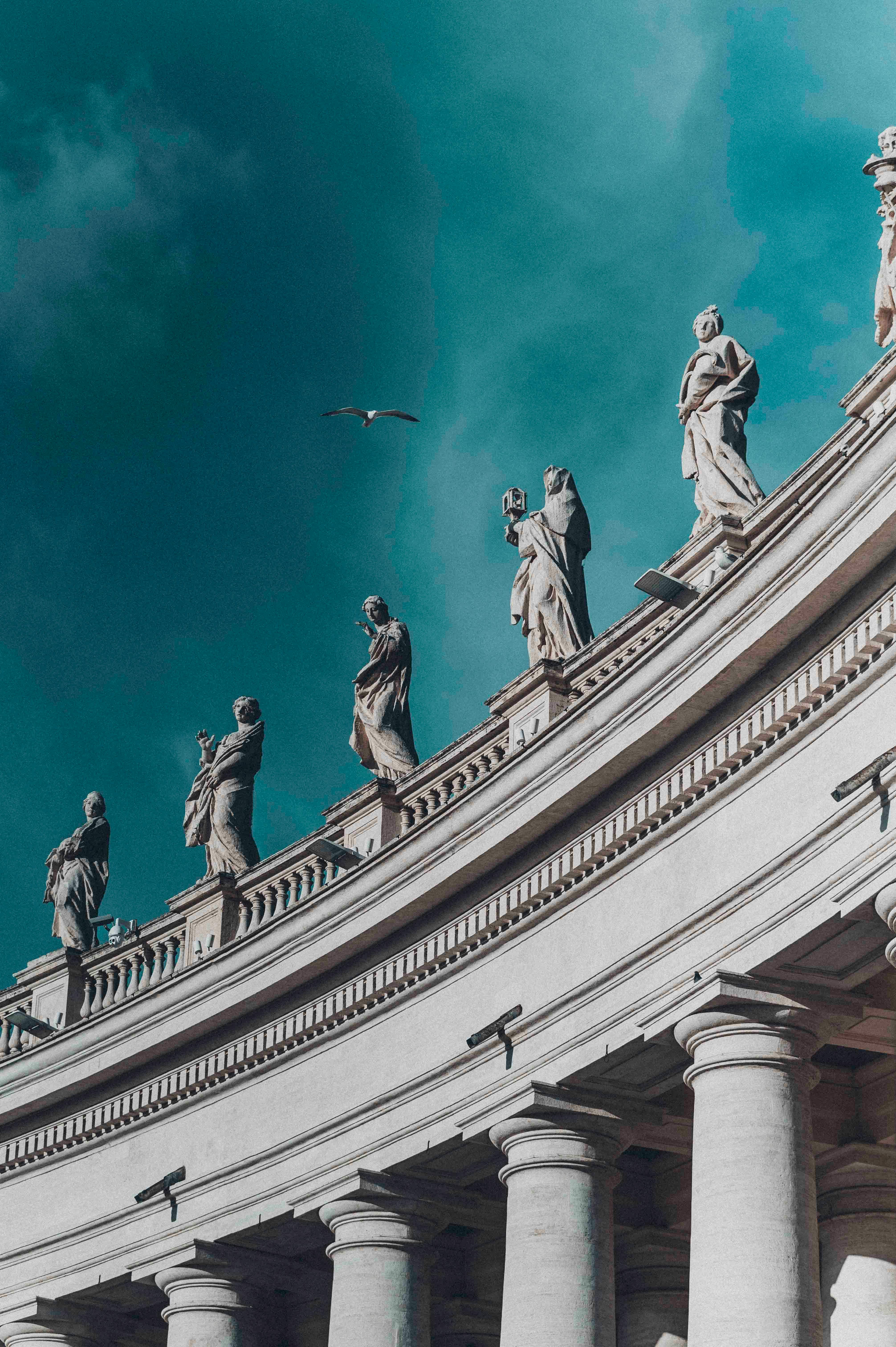 Sculptures on Pantheon in Rome · Free Stock Photo