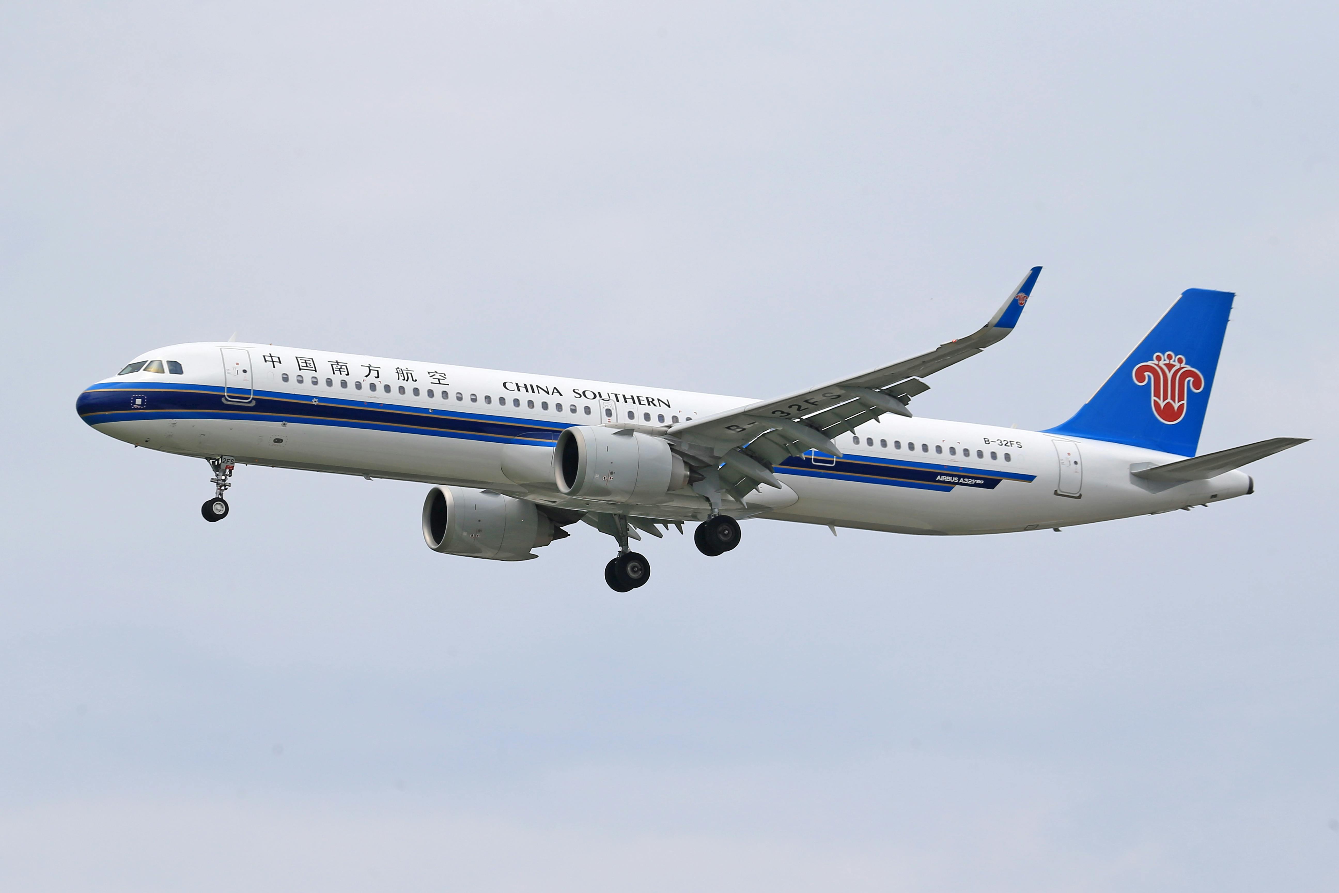 China Southern Airlines Airplane Flying · Free Stock Photo