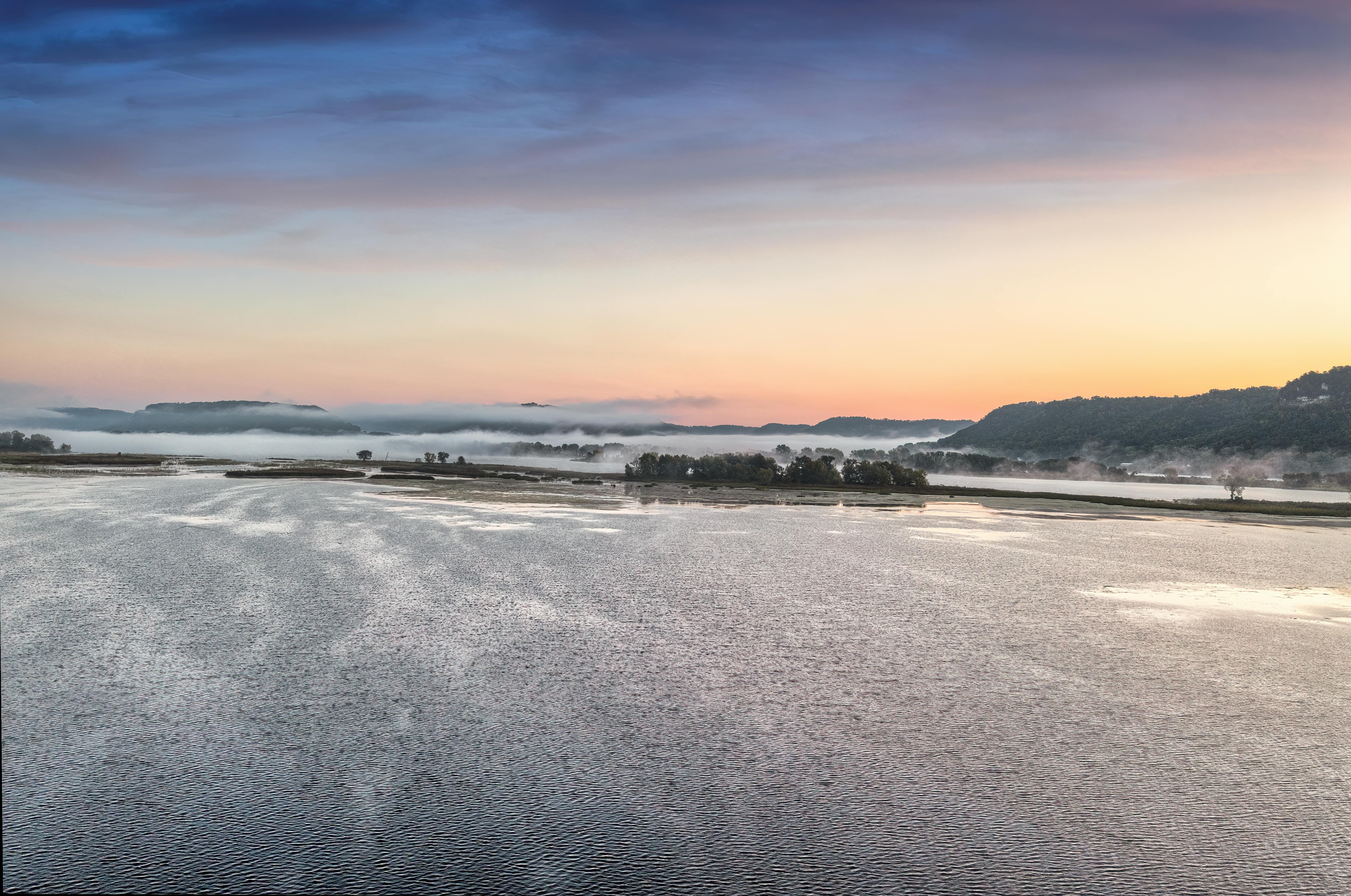 Calm Seashore on Cold Morning · Free Stock Photo