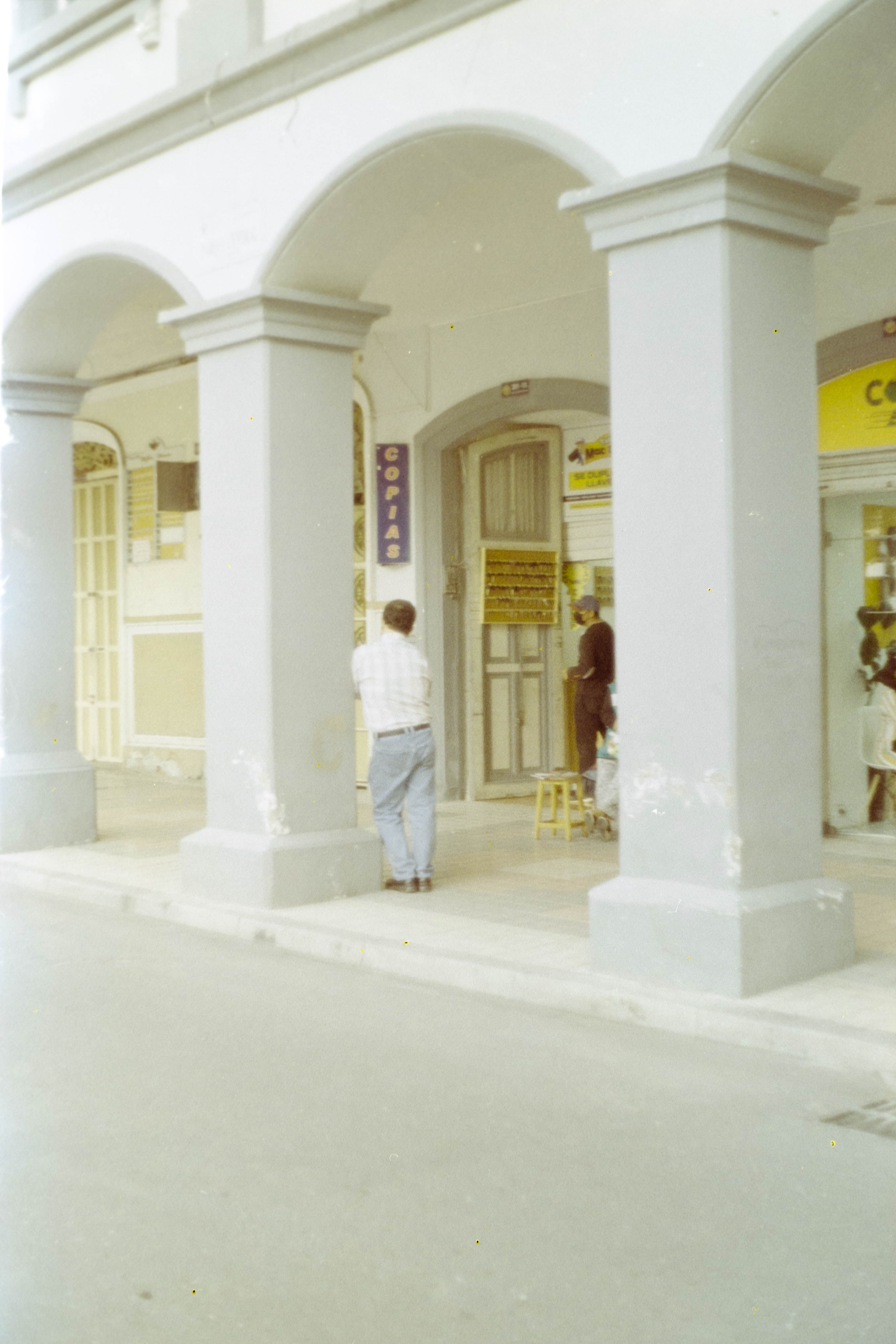 White Building Colonnade · Free Stock Photo