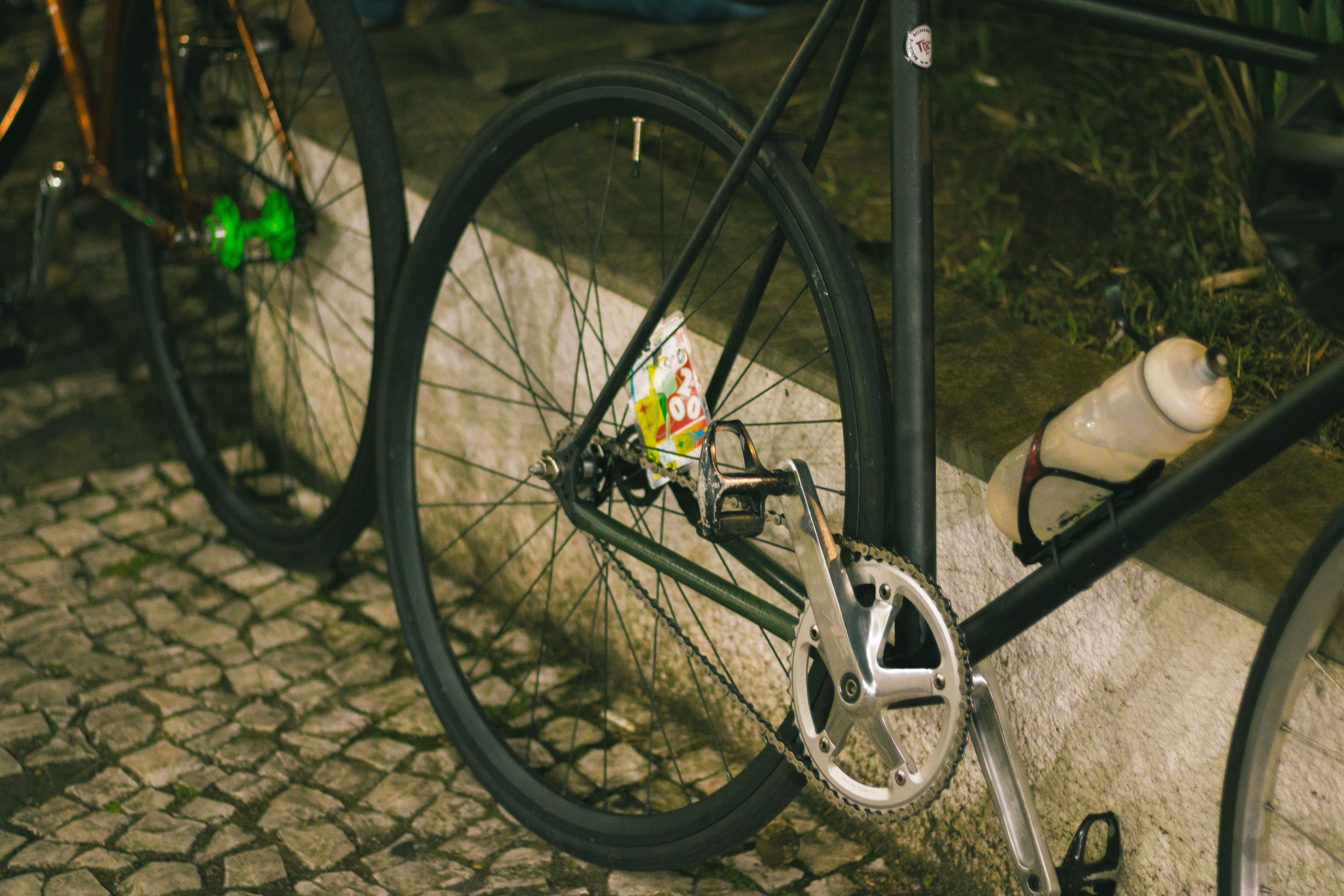 Bike on Pavement · Free Stock Photo