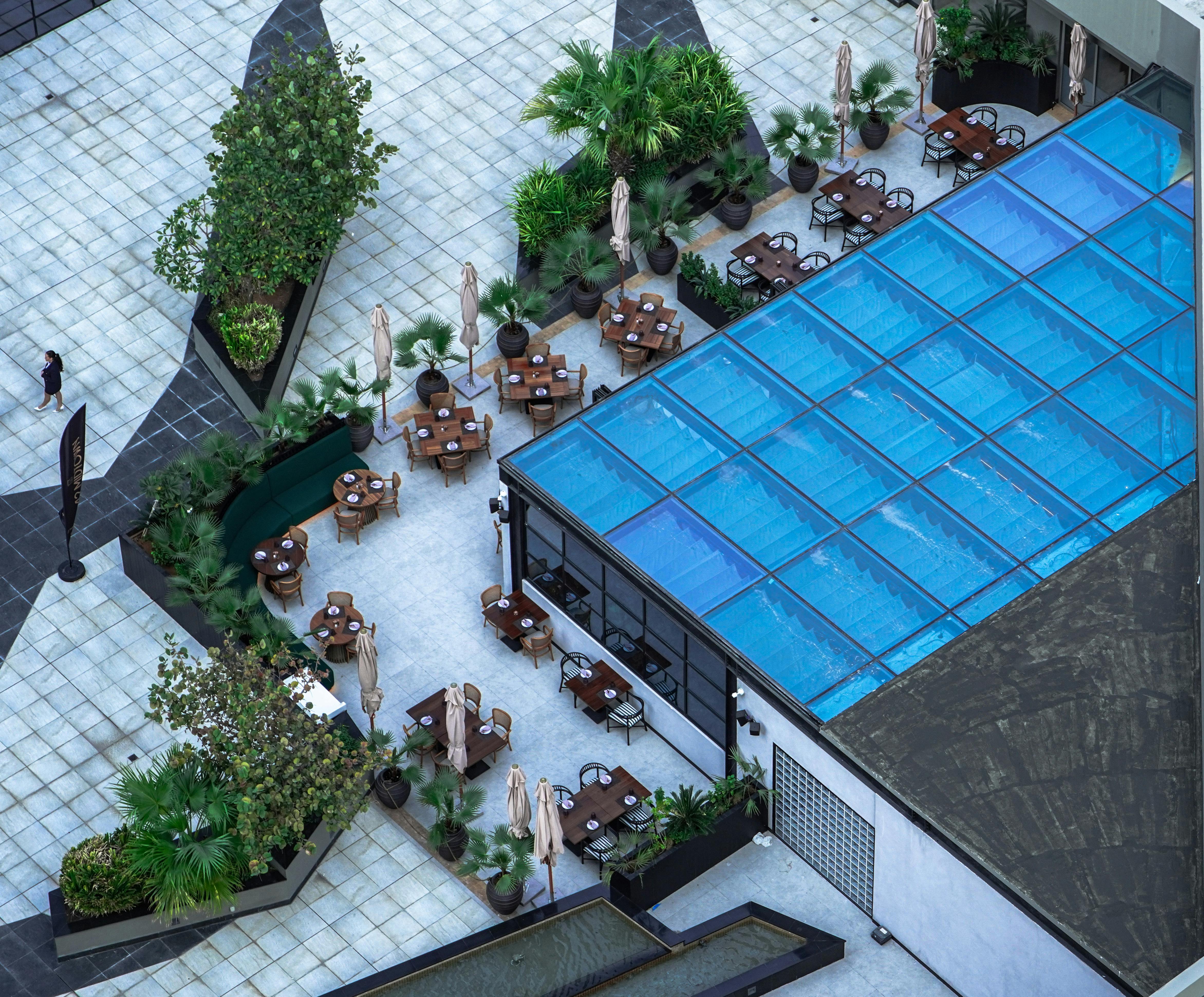 Top View of a Restaurant with Outdoor Tables · Free Stock Photo