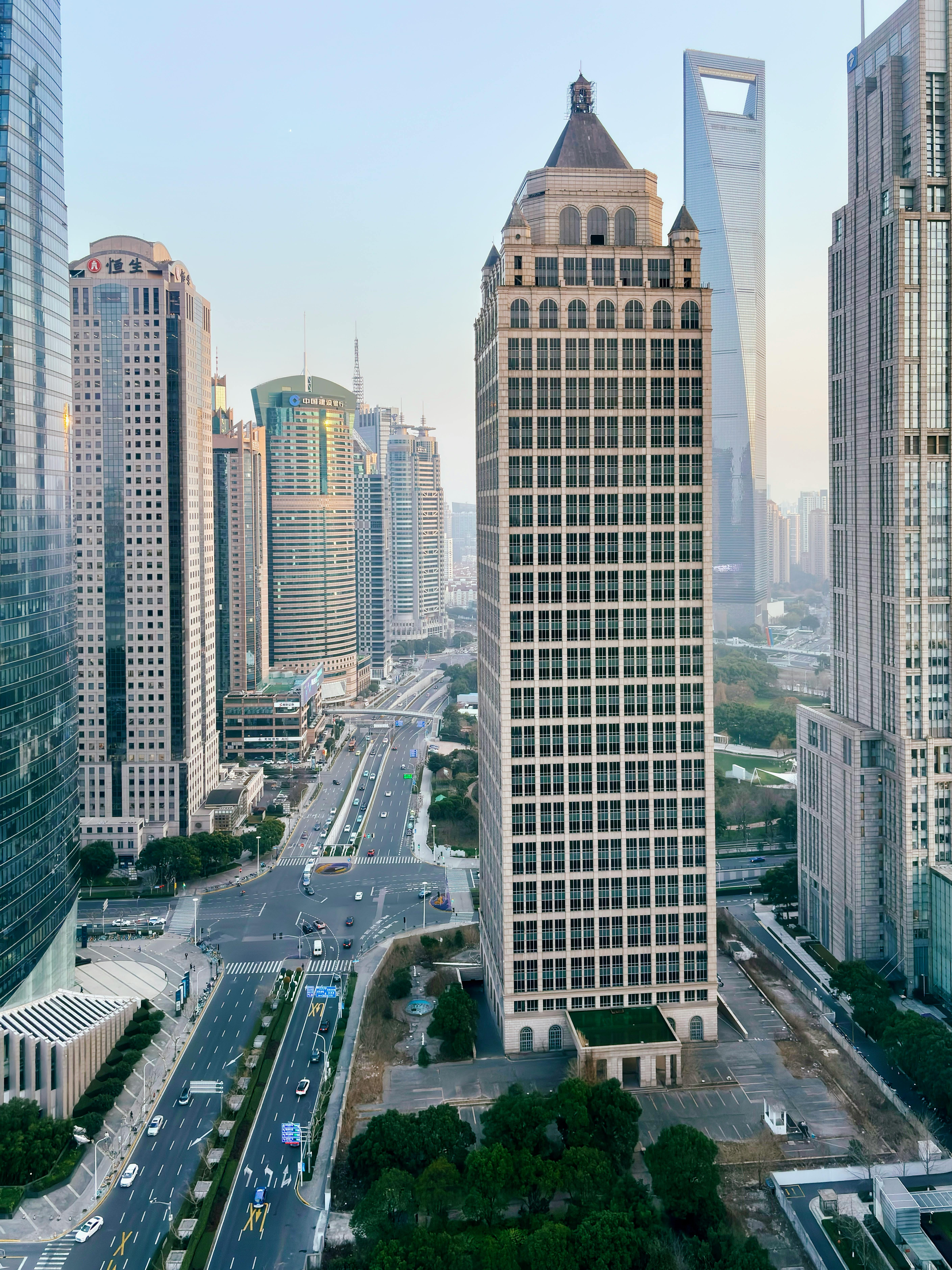 Golden Landmark in Shanghai · Free Stock Photo