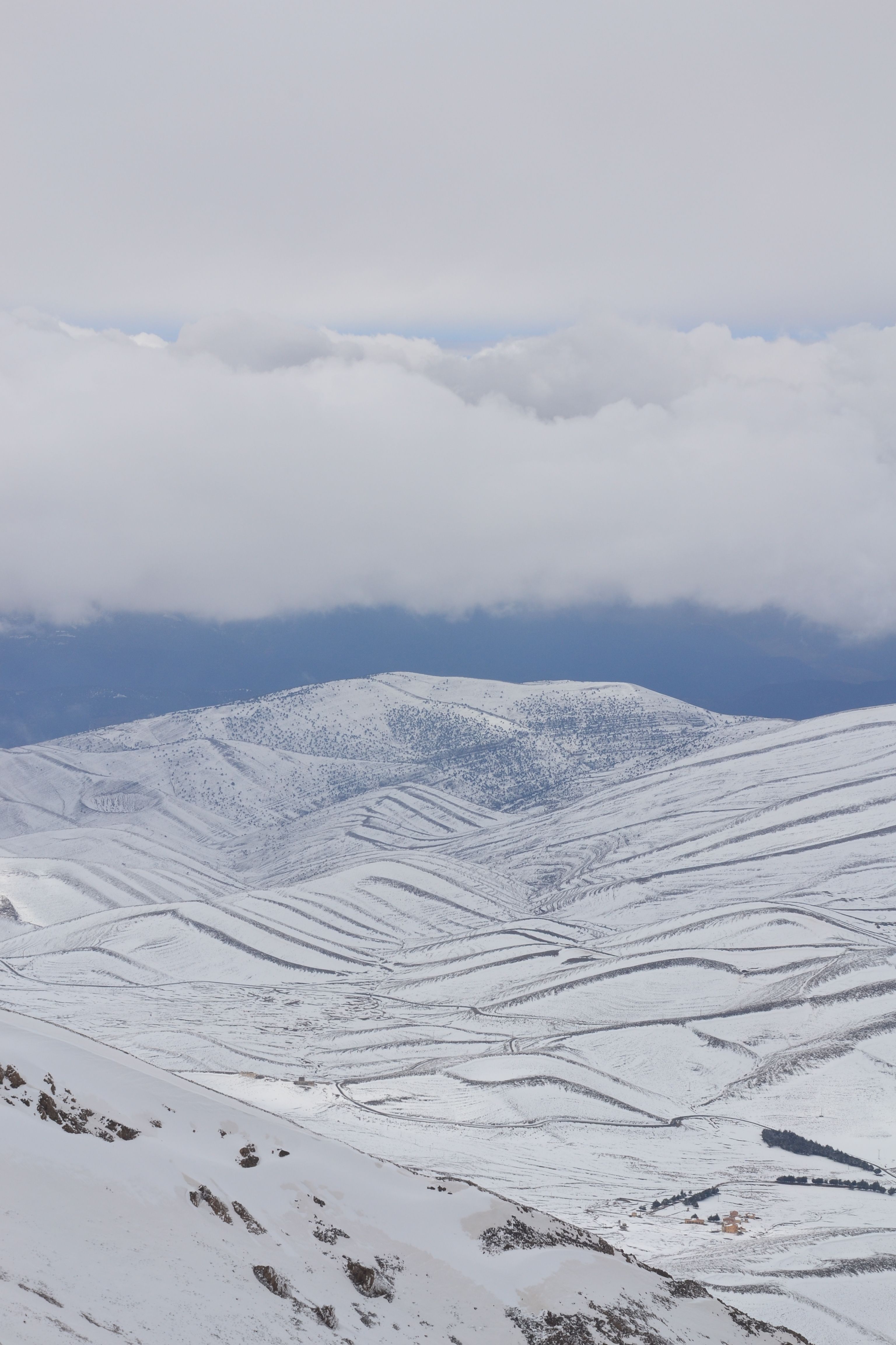 White Hills in Winter · Free Stock Photo