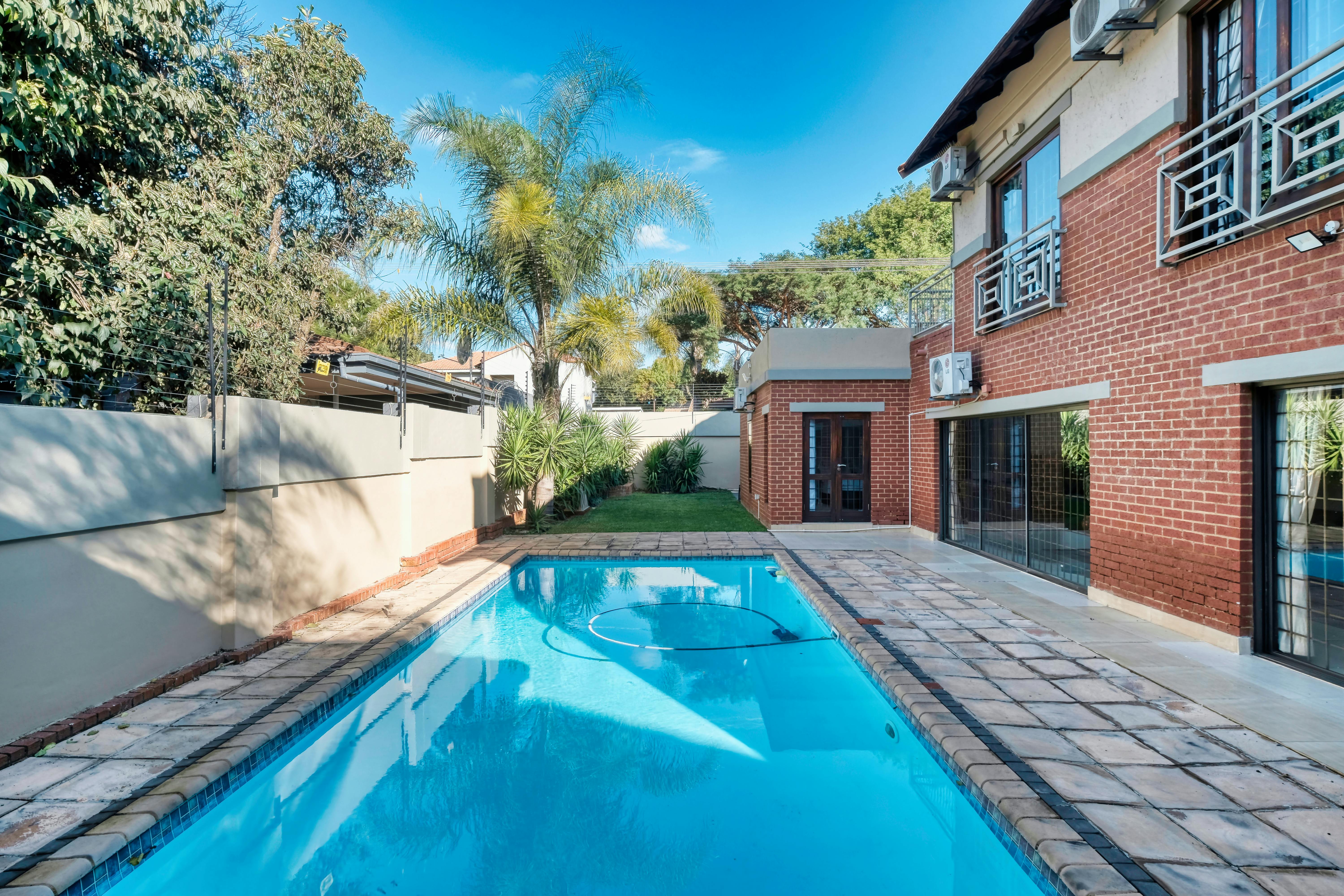 Blue Pool · Free Stock Photo