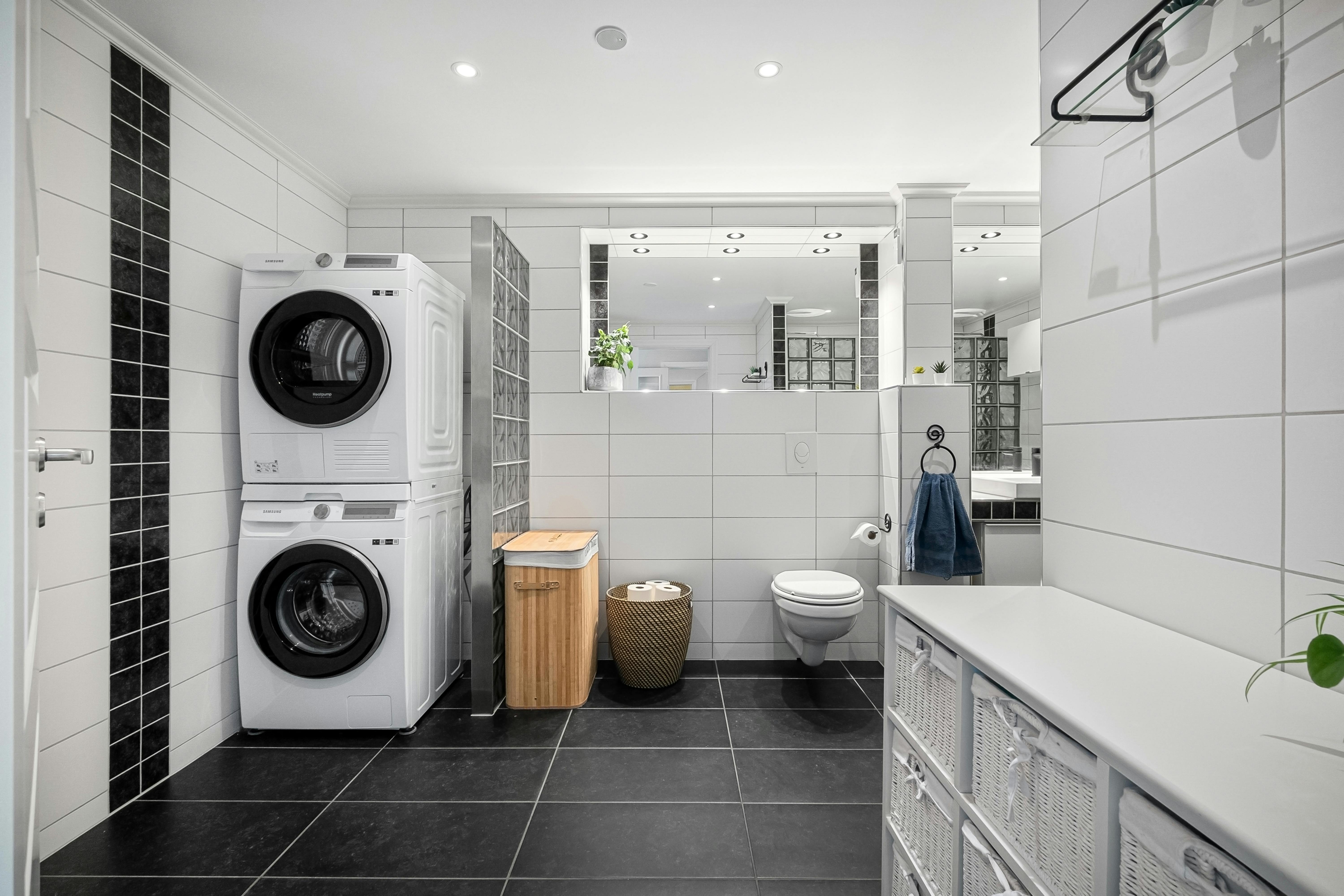 Modern Bathroom with Washing and Dryer Machines · Free Stock Photo