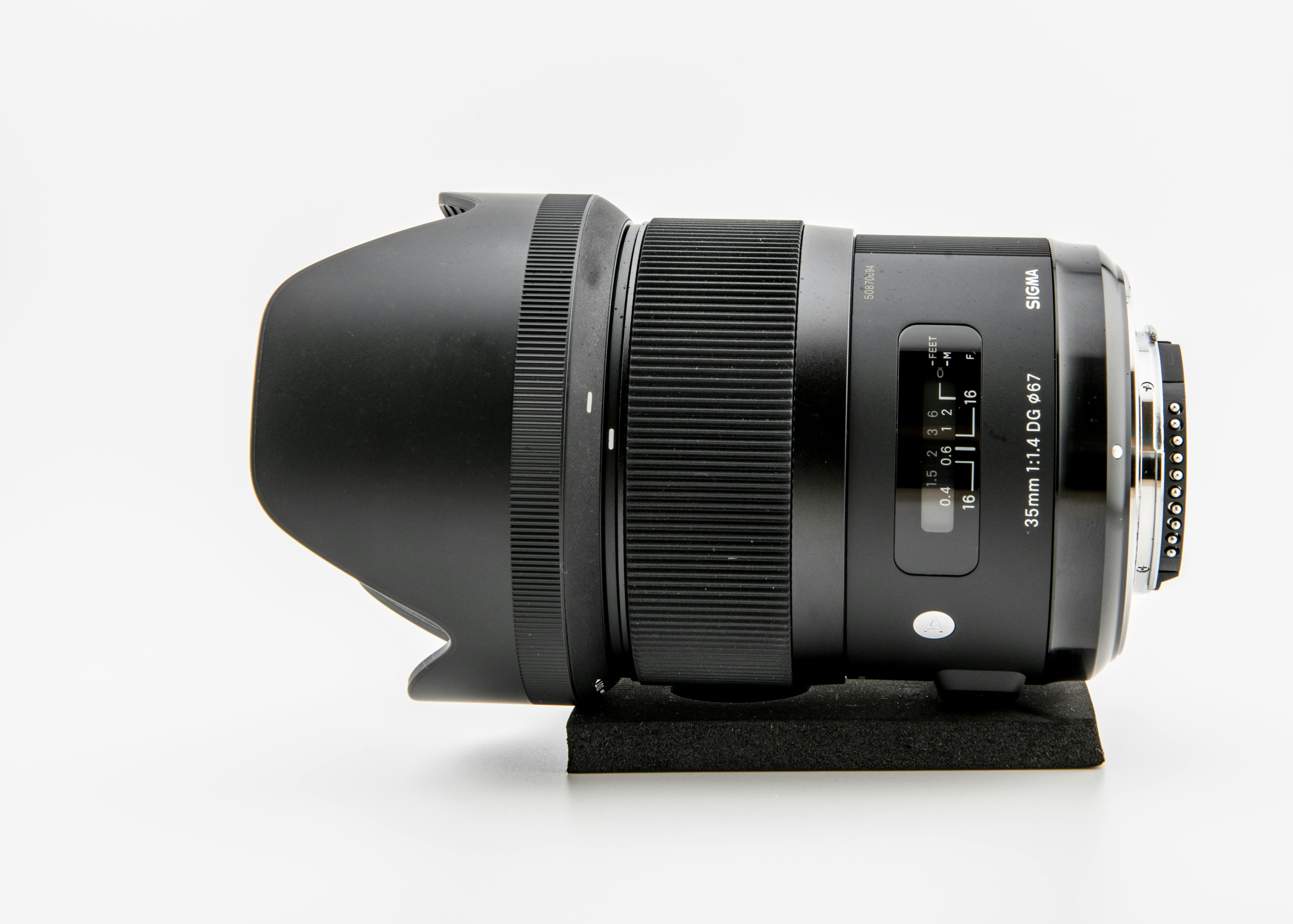 Close-up of a Sigma Camera Lens · Free Stock Photo