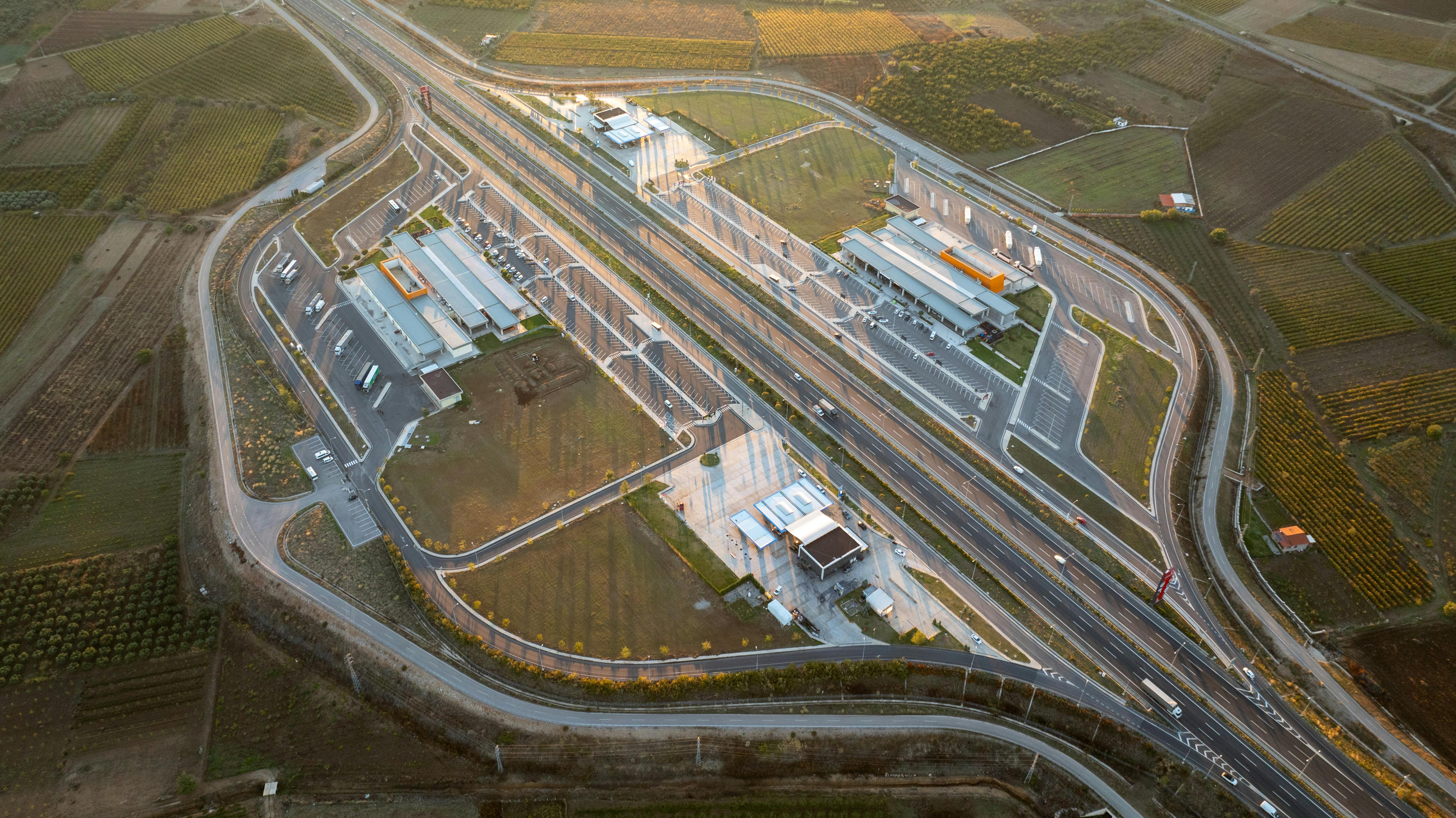 Buildings around Highway in Countryside · Free Stock Photo
