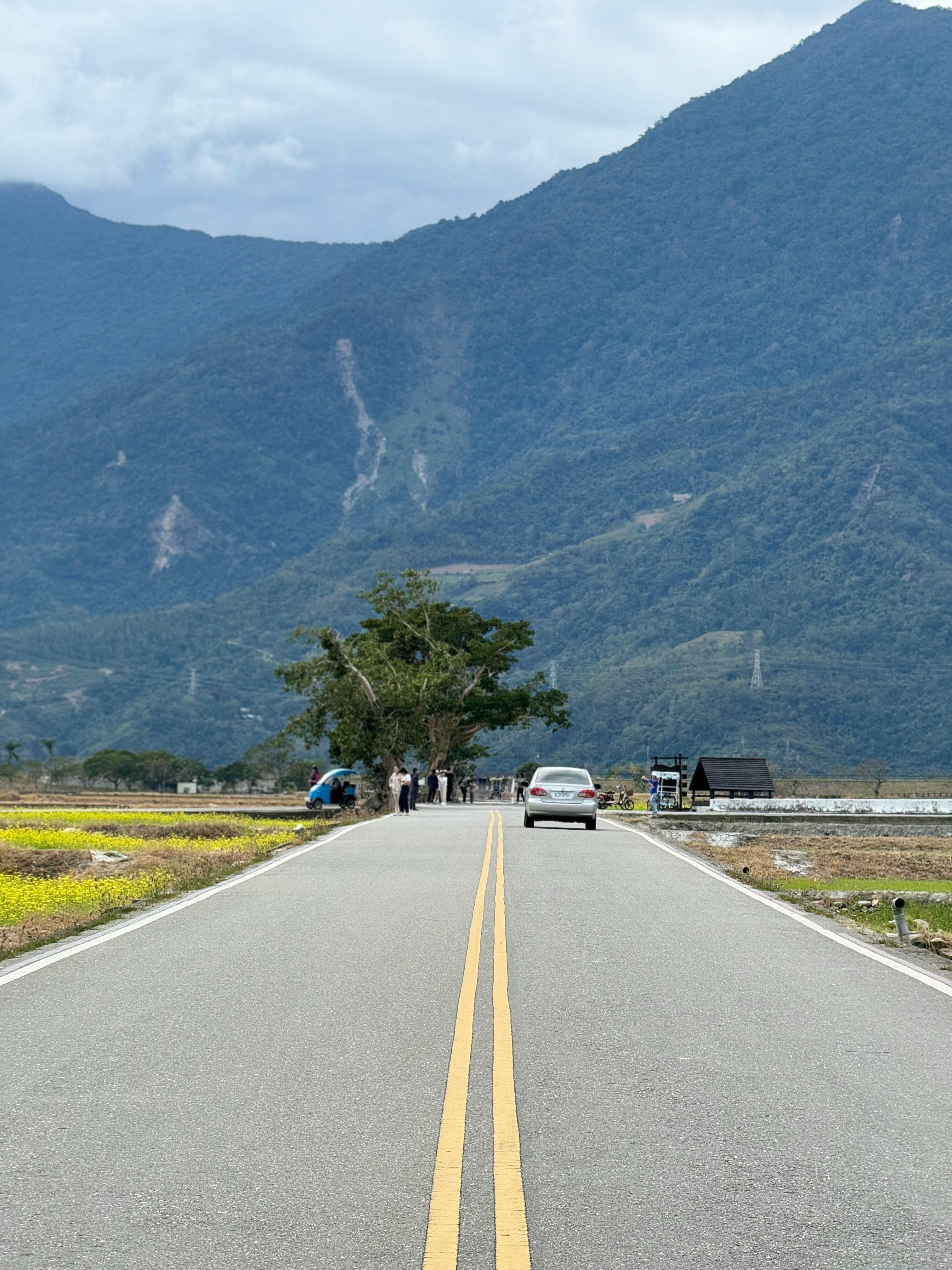 Traffic on a Country Road in the Valley · Free Stock Photo