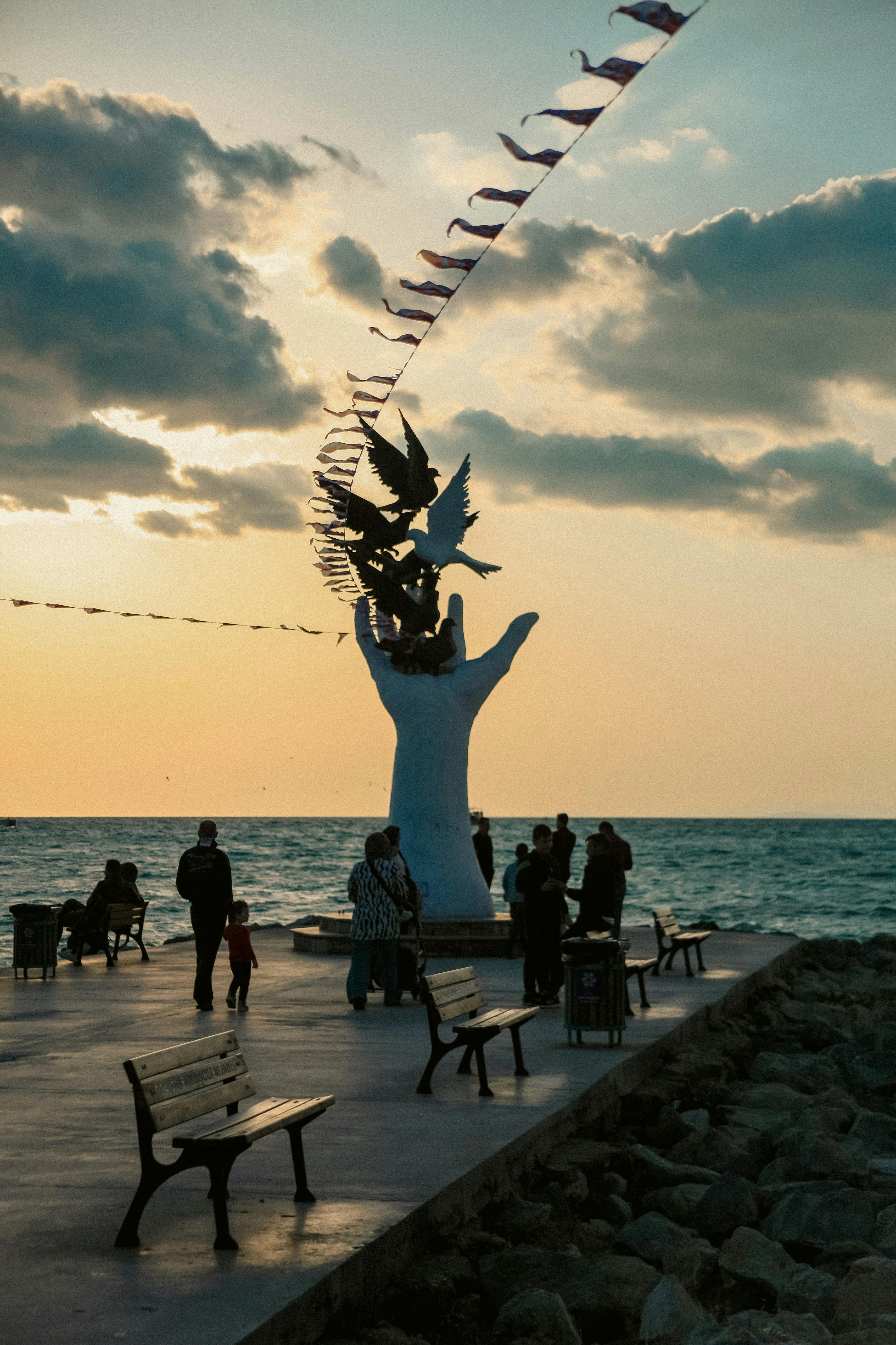 Hand of Peace Sculpture · Free Stock Photo