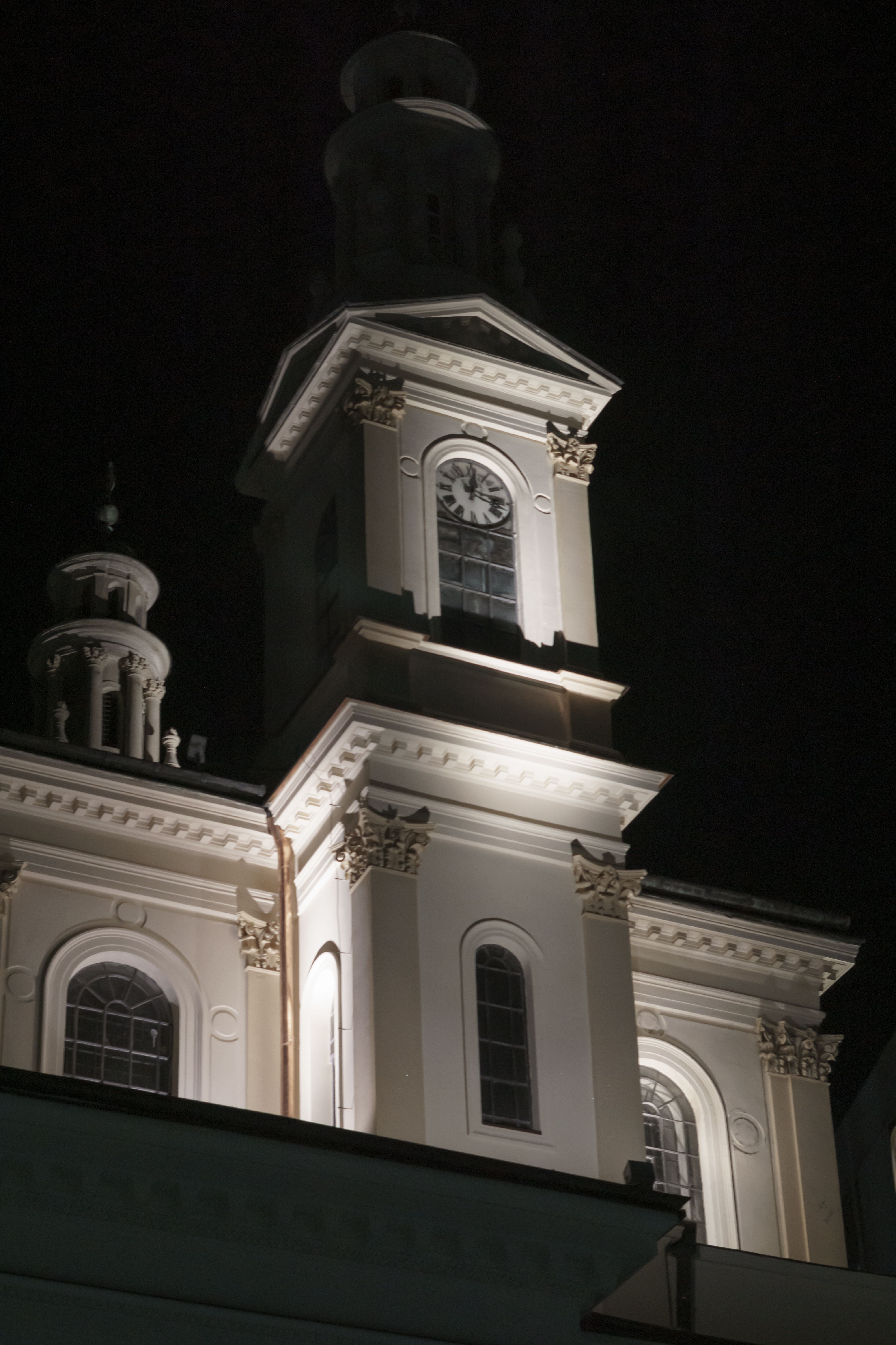 Illuminated Church at Night · Free Stock Photo